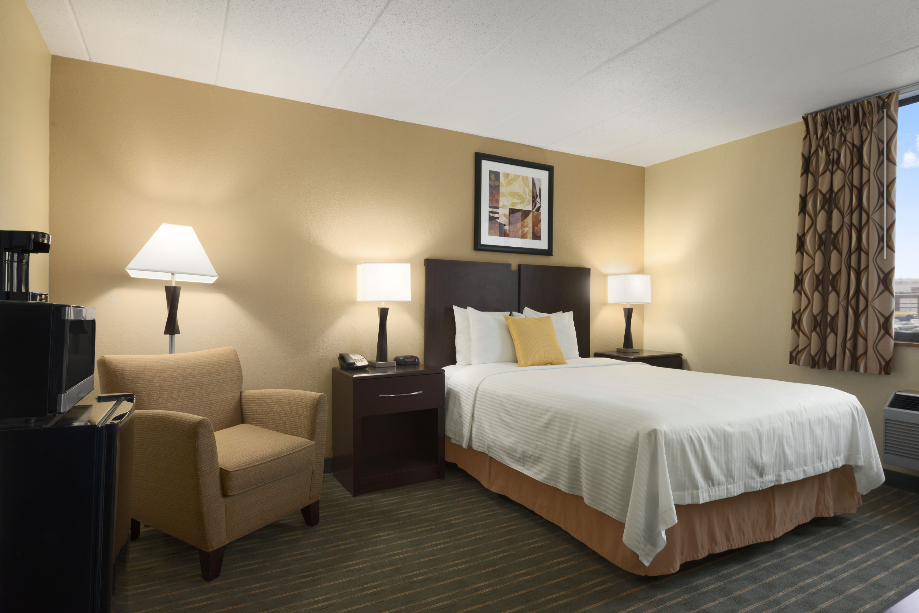 Days Hotel by Wyndham University Ave SE | Minneapolis, MN Hotels