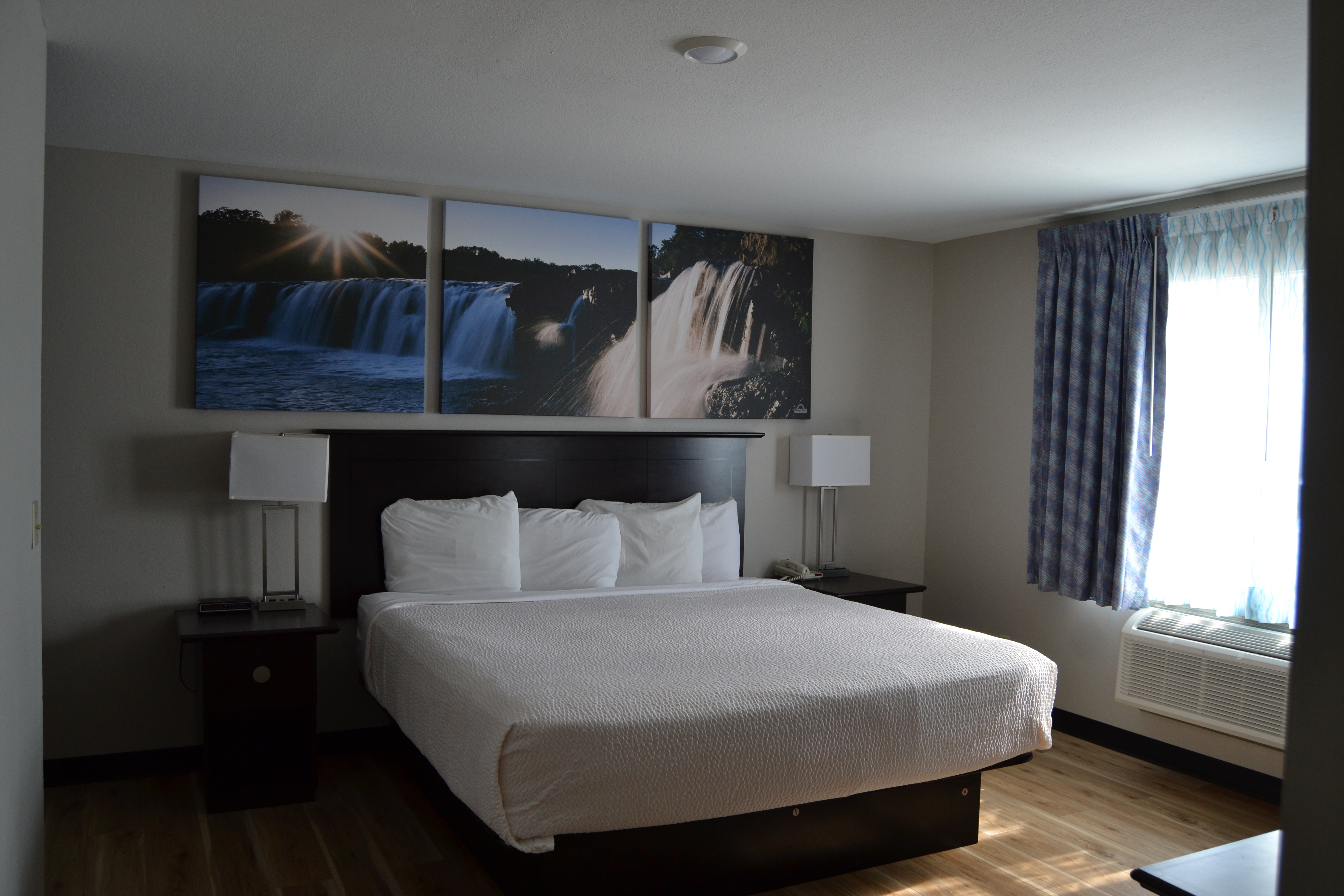 Days Inn & Suites by Wyndham Sikeston | Sikeston, MO Hotels