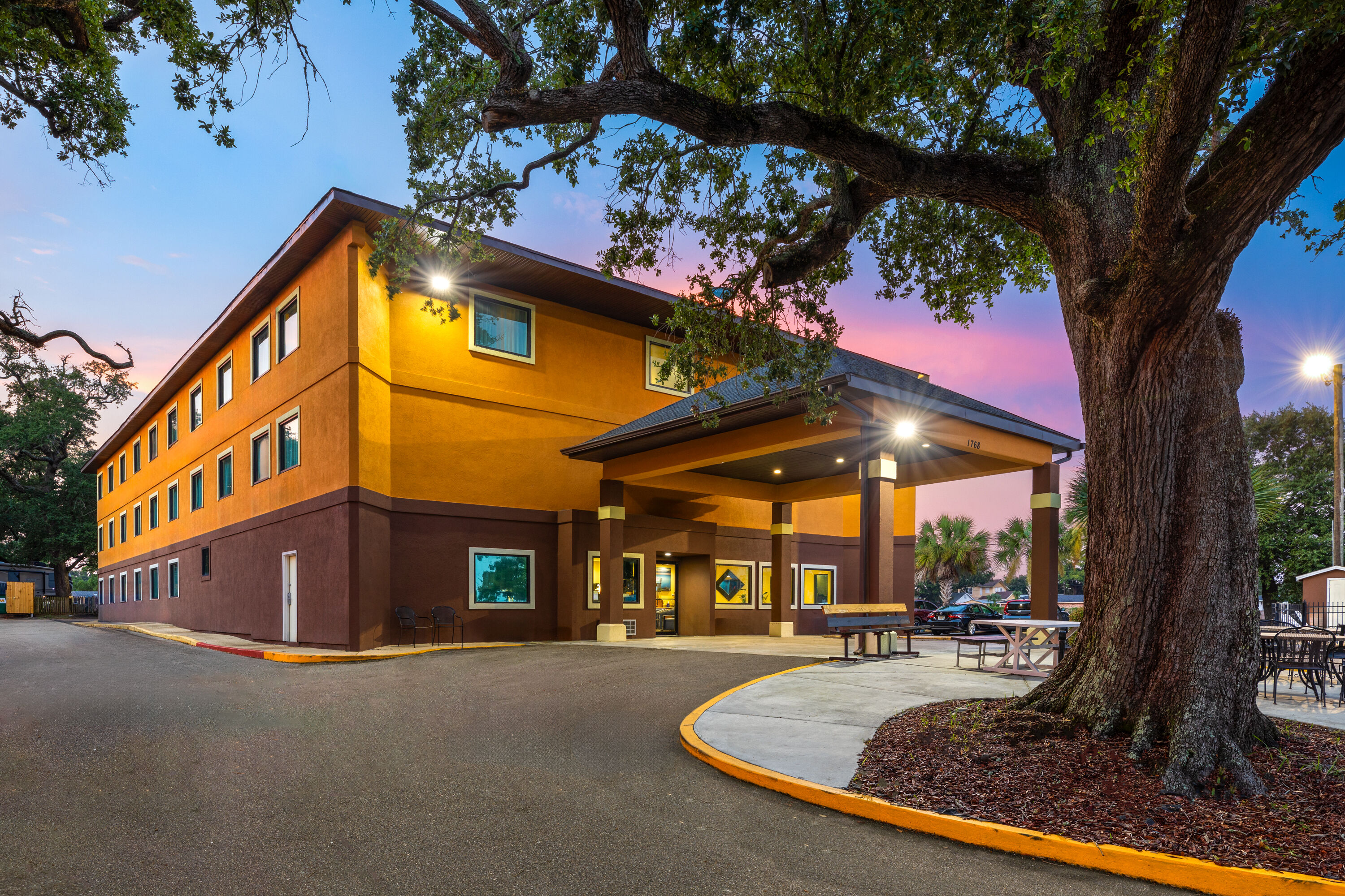 Days Inn by Wyndham Biloxi Beach | Biloxi, MS Hotels