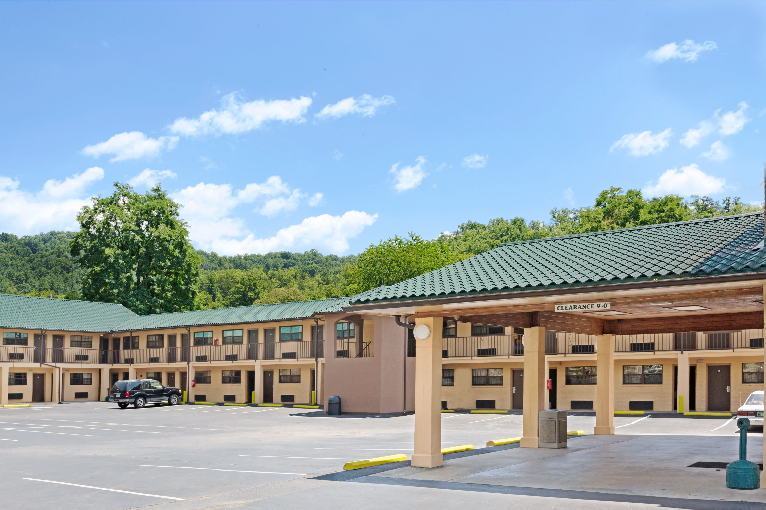 Days Inn by Wyndham Cherokee Near Casino | Cherokee, NC Hotels