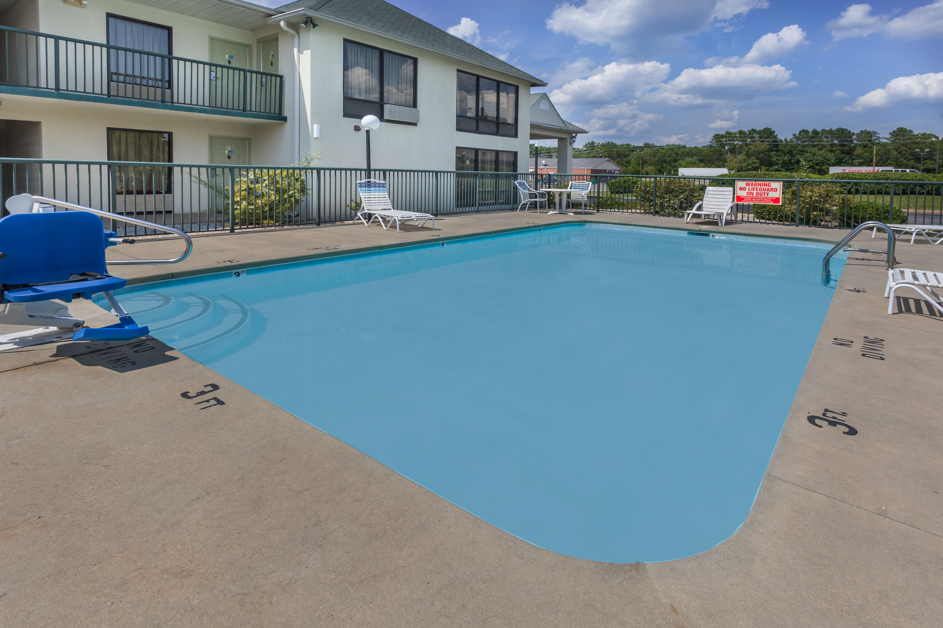 Days Inn By Wyndham Sanford Sanford Nc Hotels