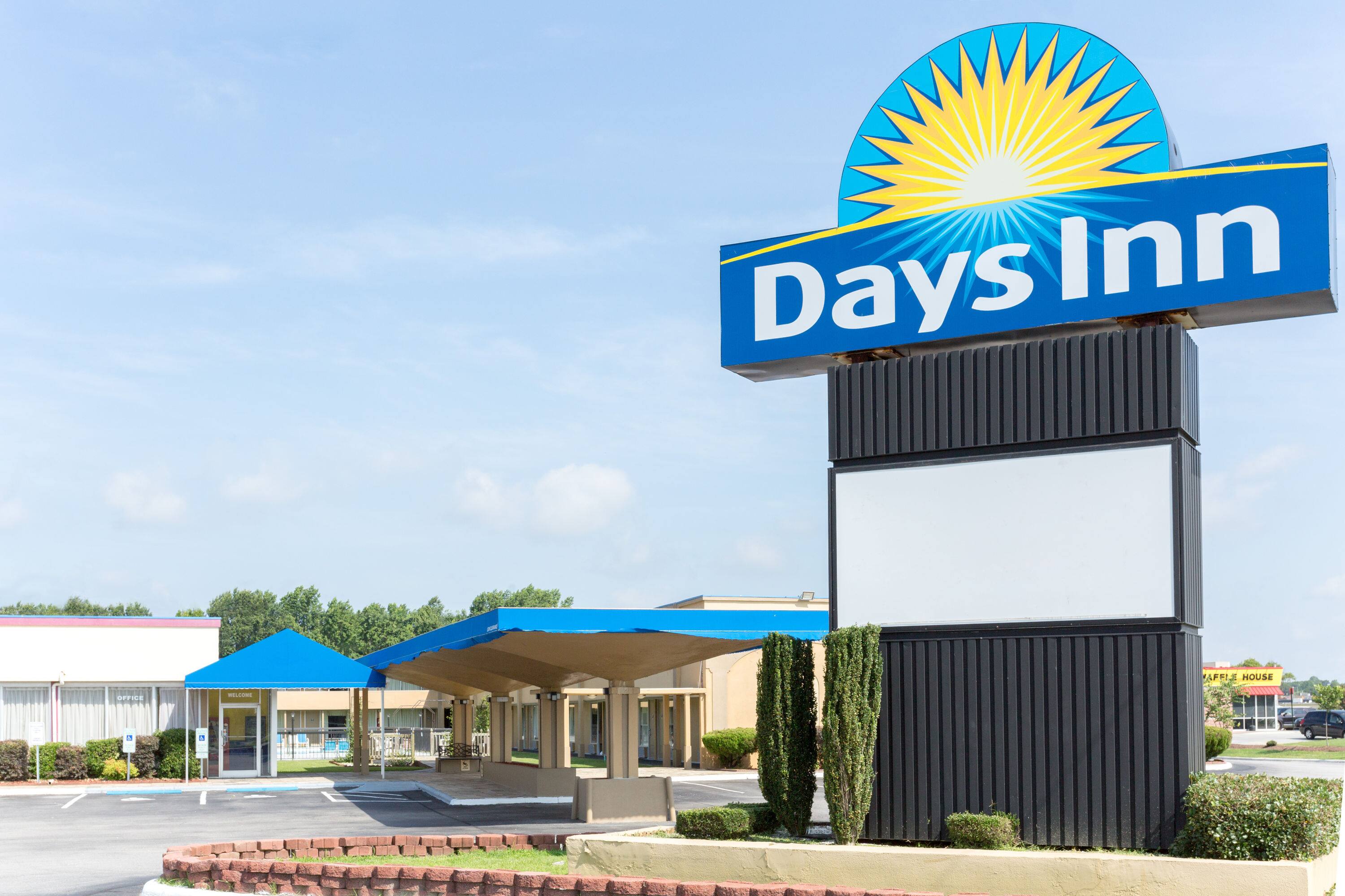 Days Inn by Wyndham Washington | Washington, NC Hotels