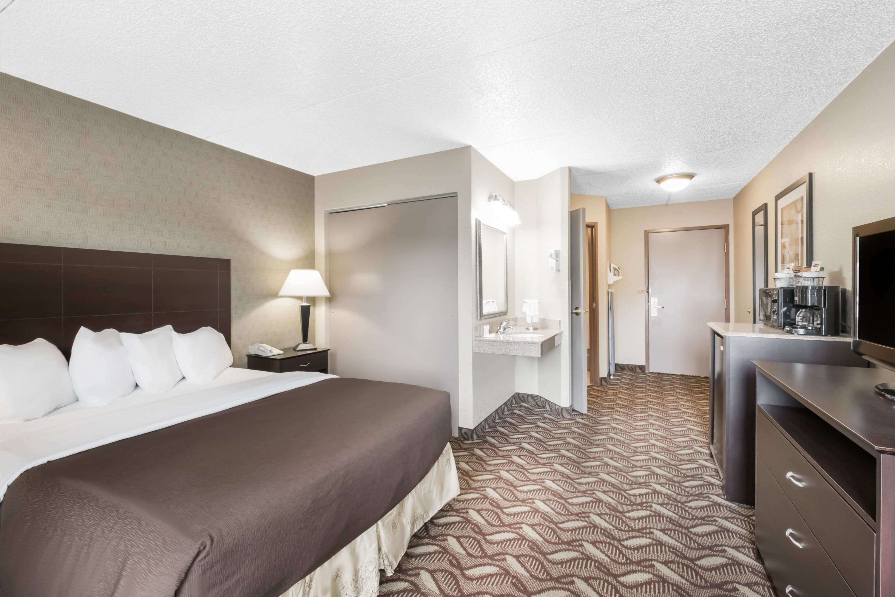 Days Inn by Wyndham Bismarck | Bismarck, ND Hotels
