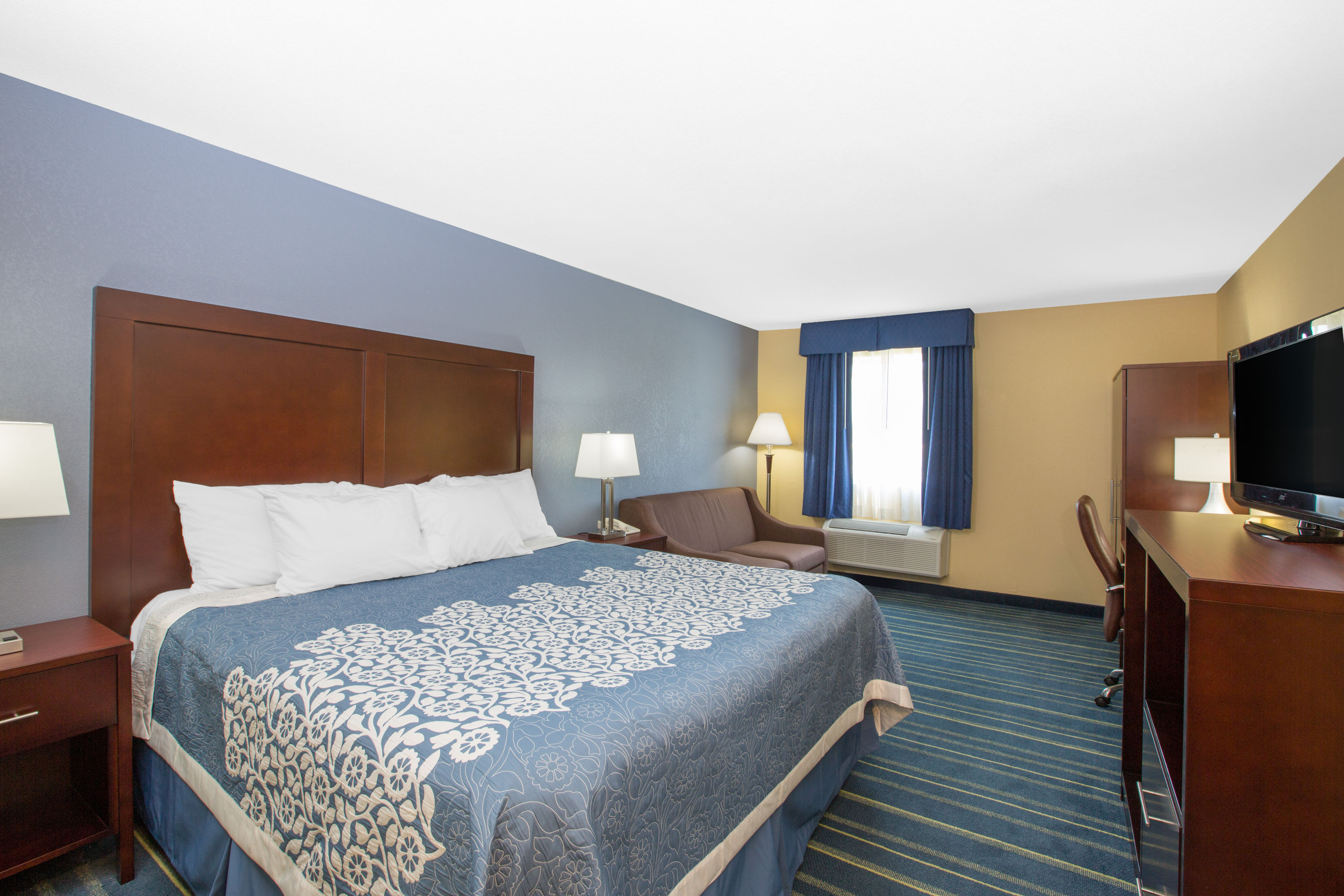 Days Inn by Wyndham Grand Island | Grand Island, NE Hotels