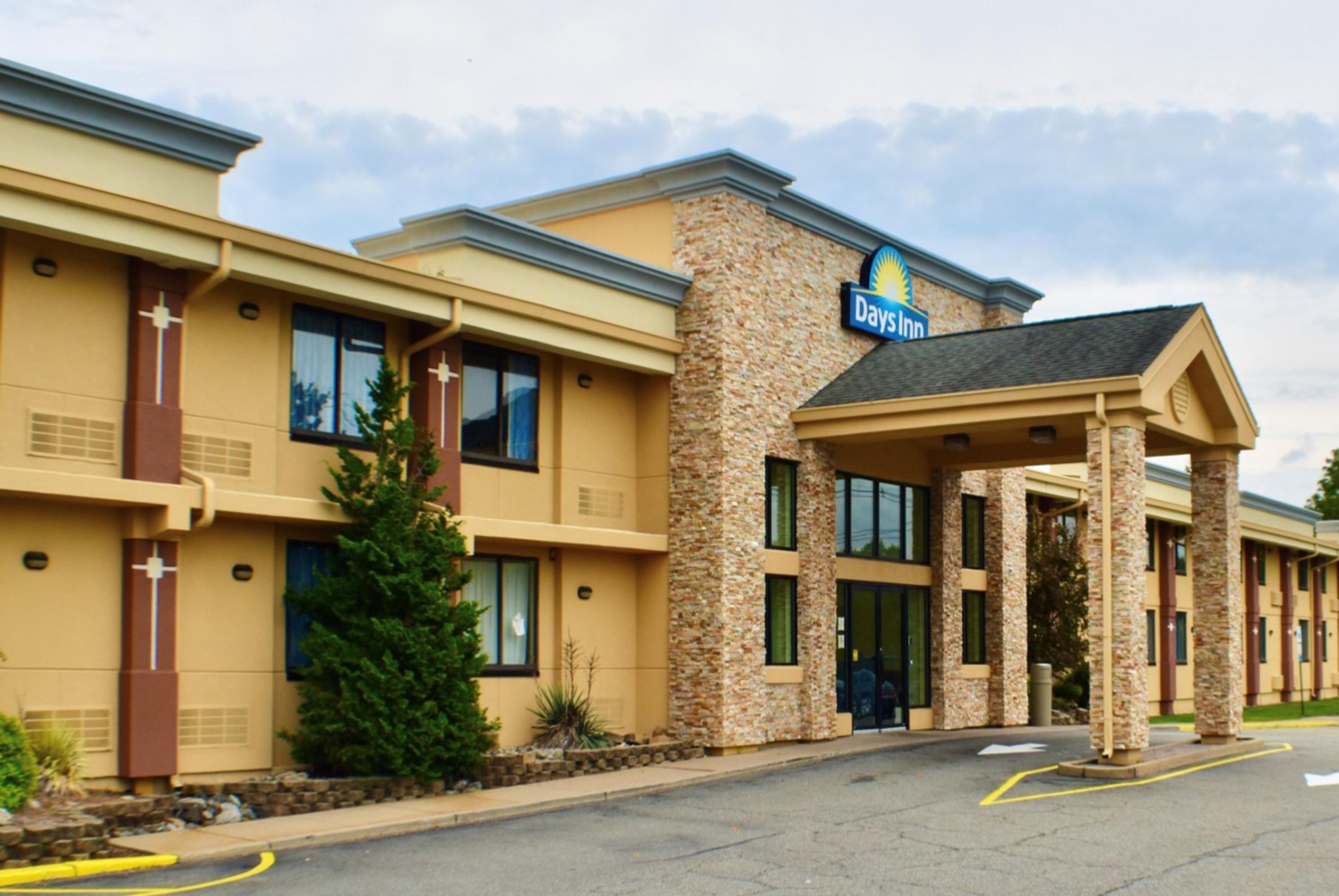 Days Inn by Wyndham Wayne | Wayne, NJ Hotels