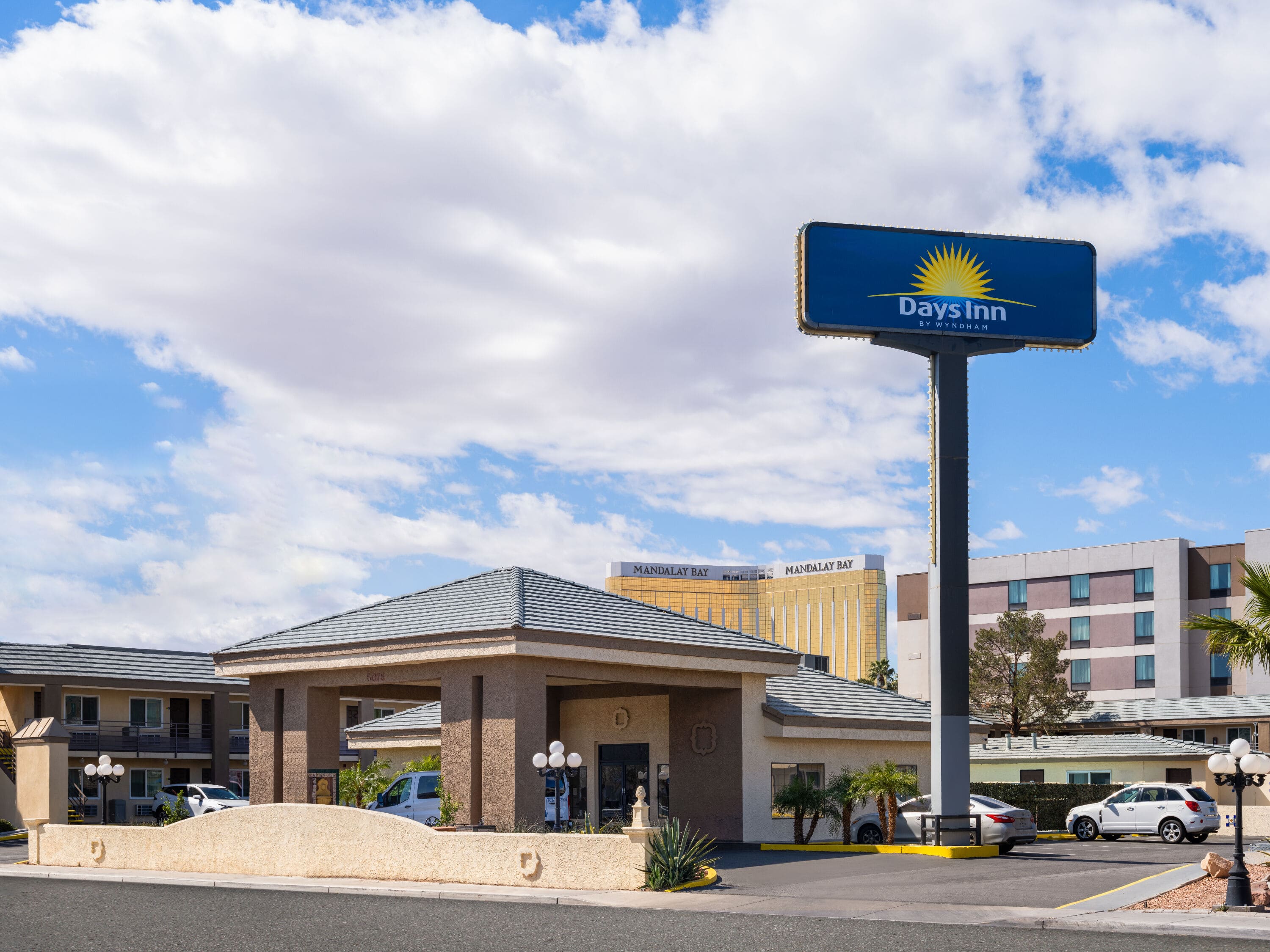 Days Inn by Wyndham Las Vegas Airport Near the Strip | Las Vegas, NV Hotels