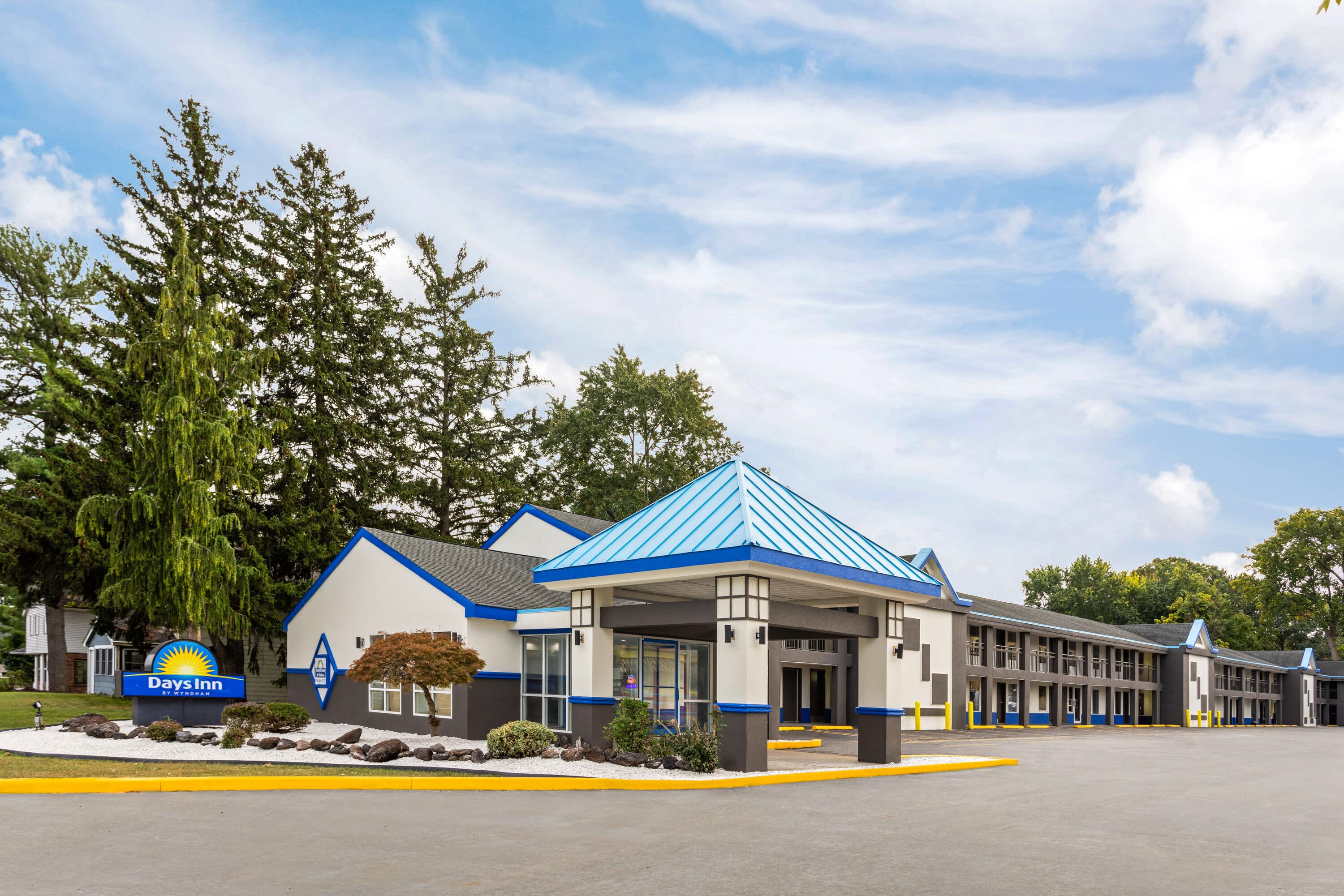 Days Inn & Suites by Wyndham Albany | Albany, NY Hotels