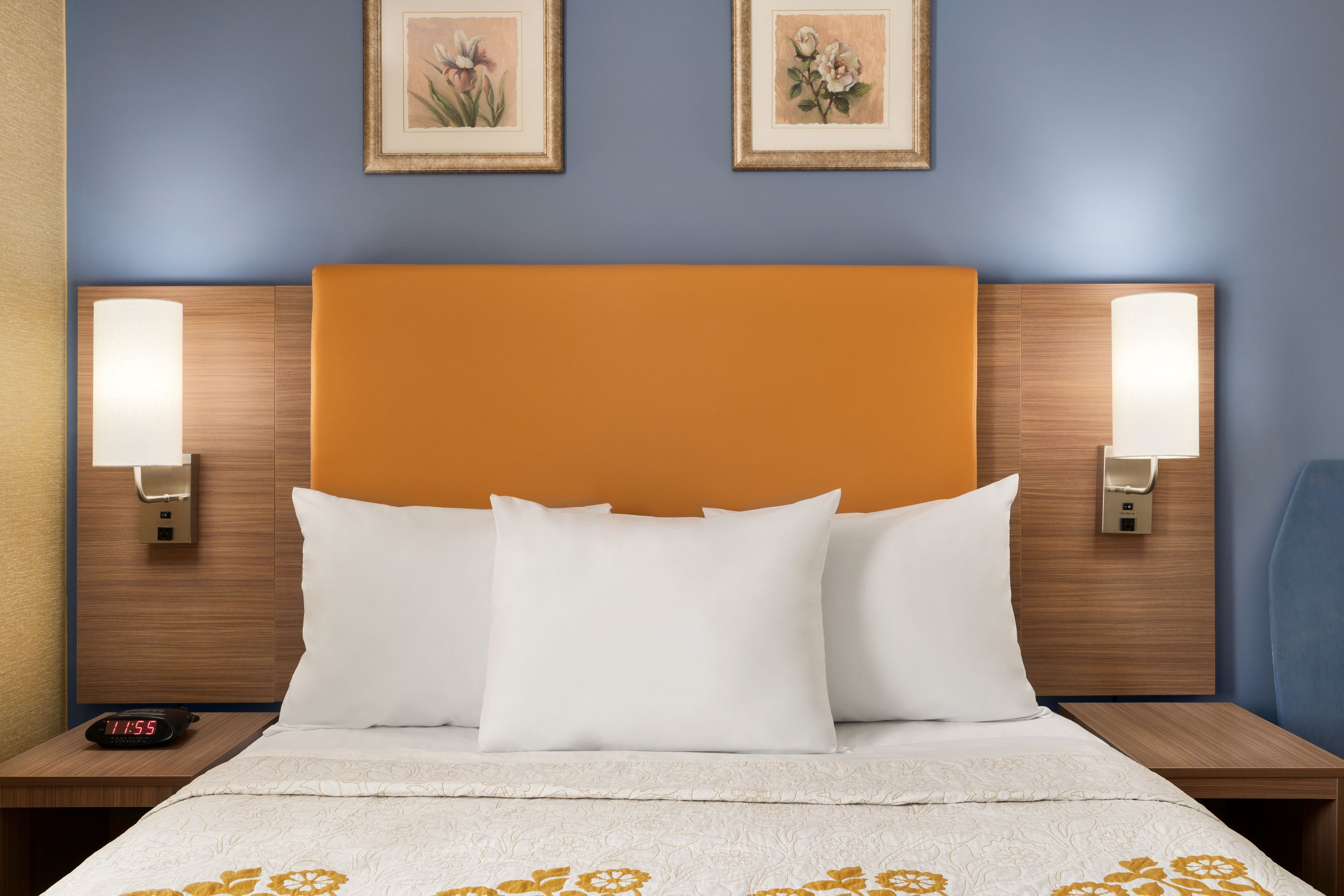 Days Inn by Wyndham Long Island City | Long Island City, NY Hotels