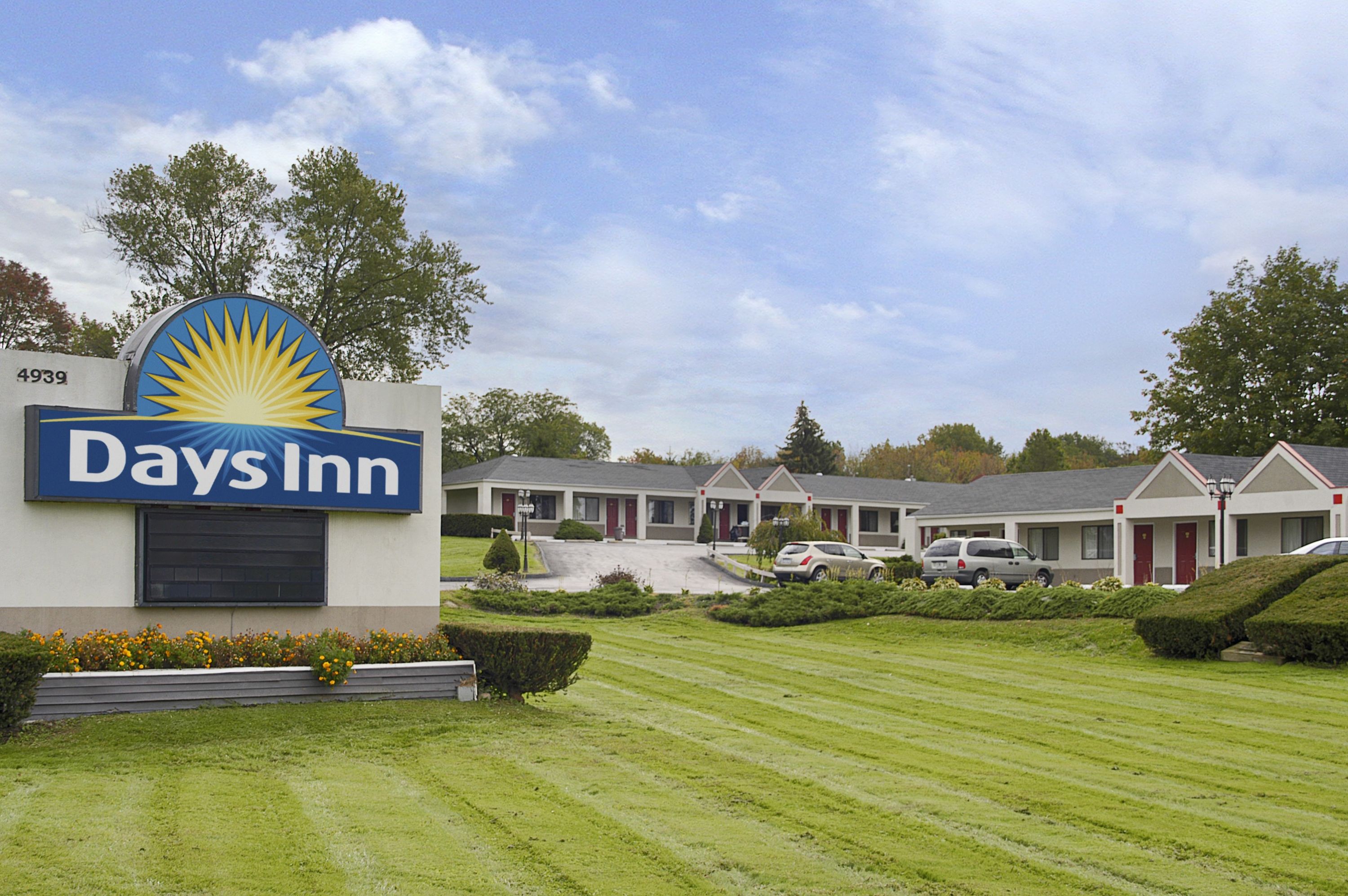 Days Inn by Wyndham Middletown | New Hampton, NY Hotels
