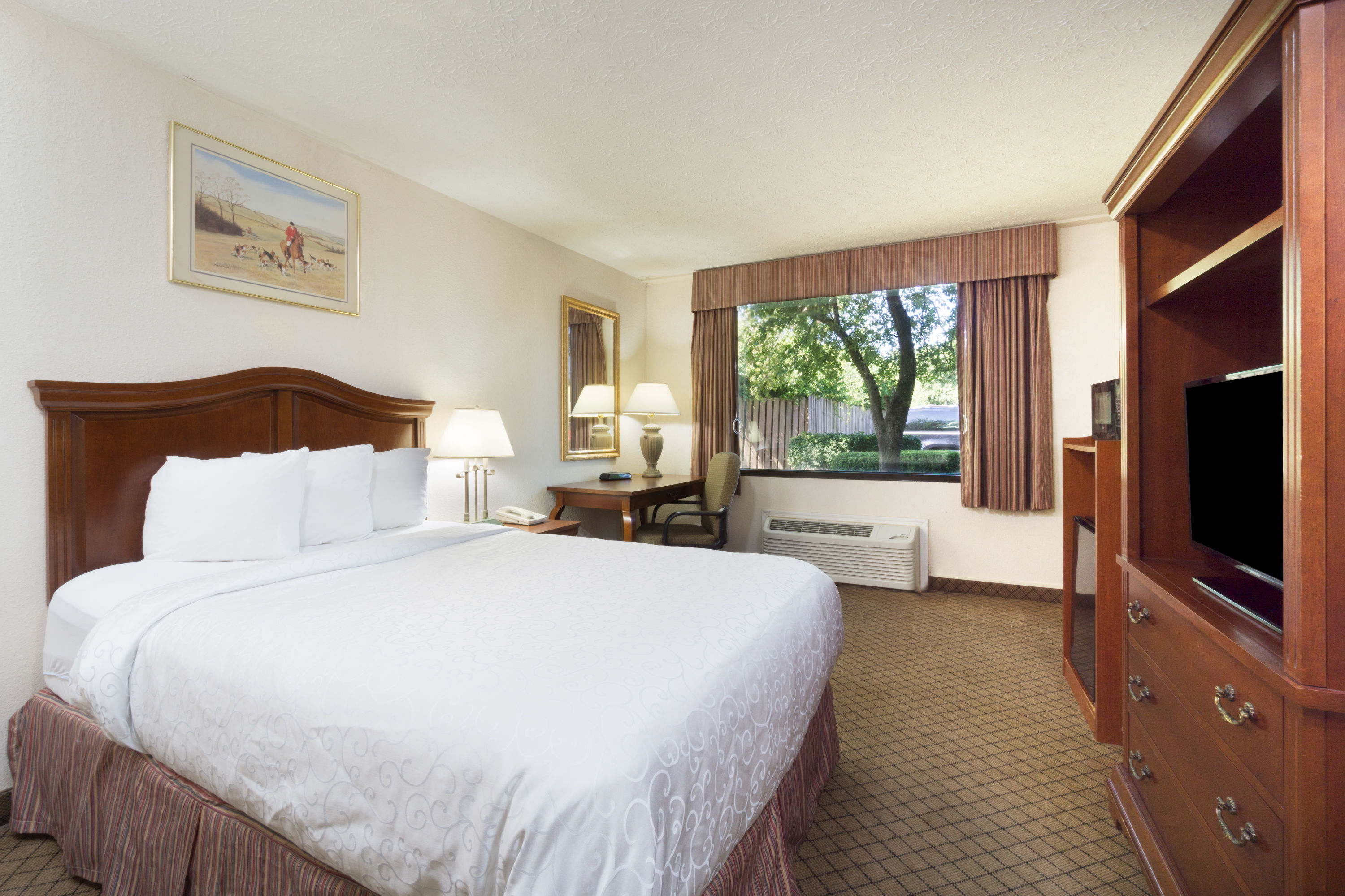 Days Inn by Wyndham Columbus Airport | Columbus, OH Hotels