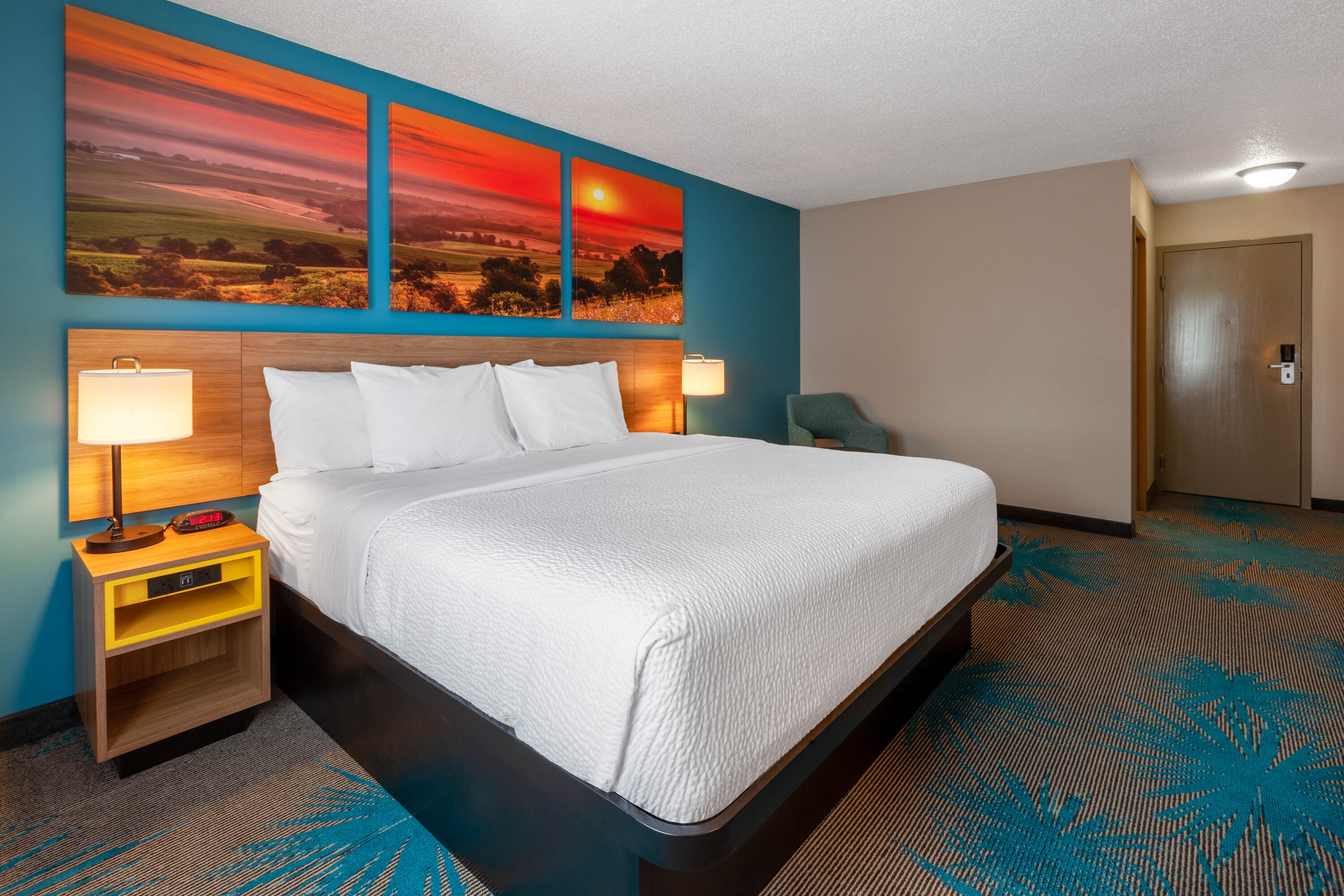 Days Inn by Wyndham Sandusky / Cedar Point | Sandusky, OH Hotels