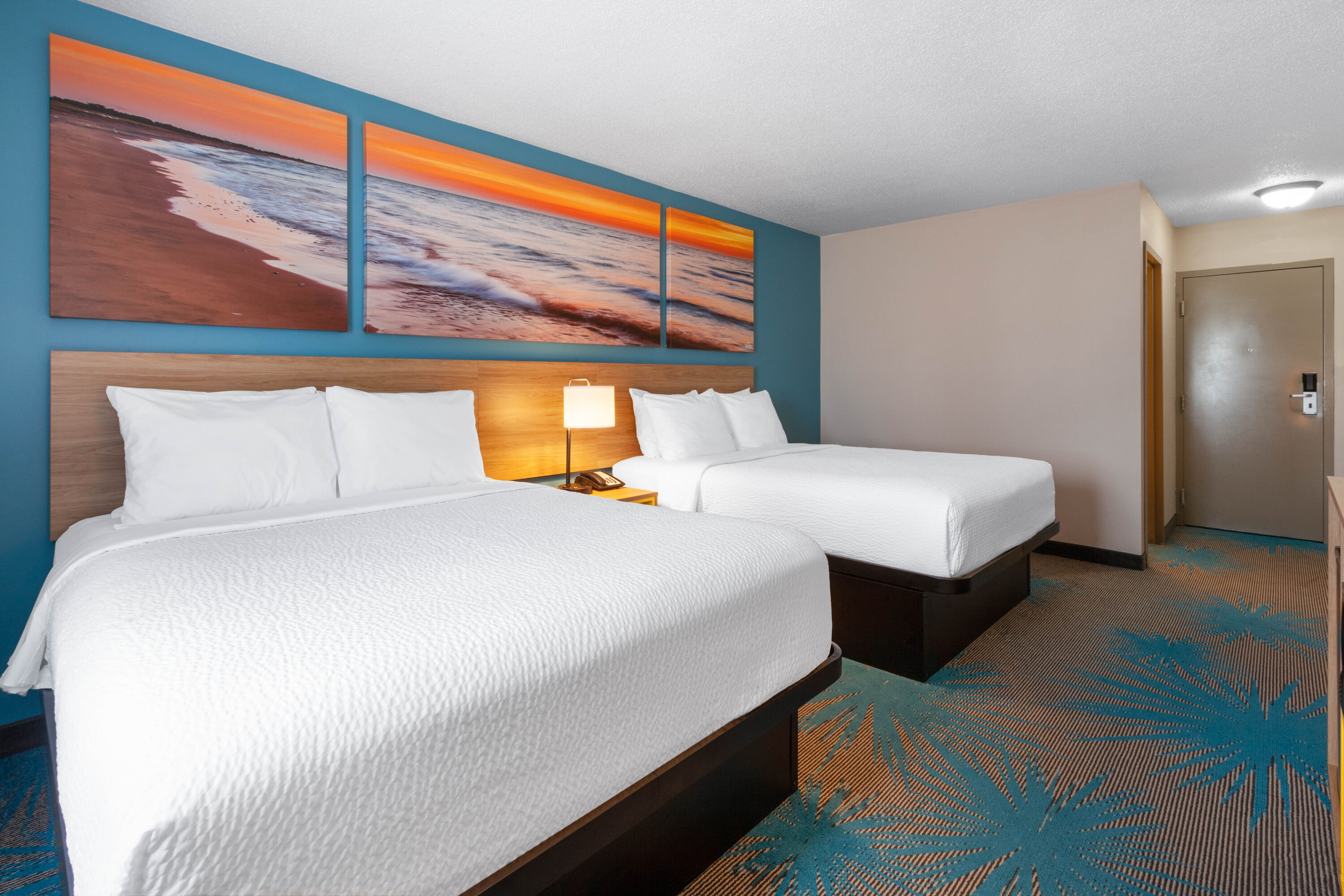 Days Inn by Wyndham Sandusky / Cedar Point | Sandusky, OH Hotels