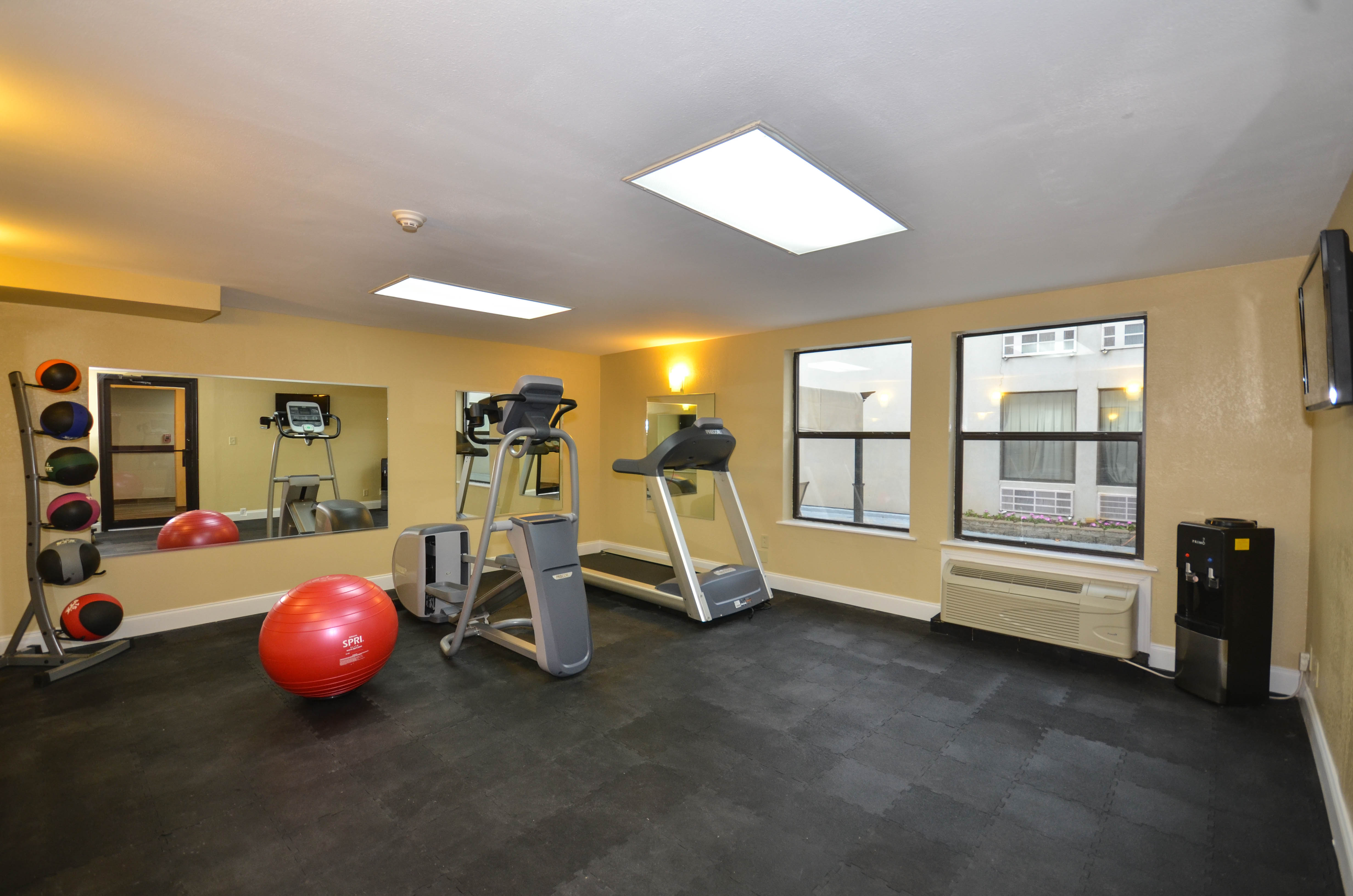 Days Inn by Wyndham Southern Hills/ORU | Tulsa, OK Hotels