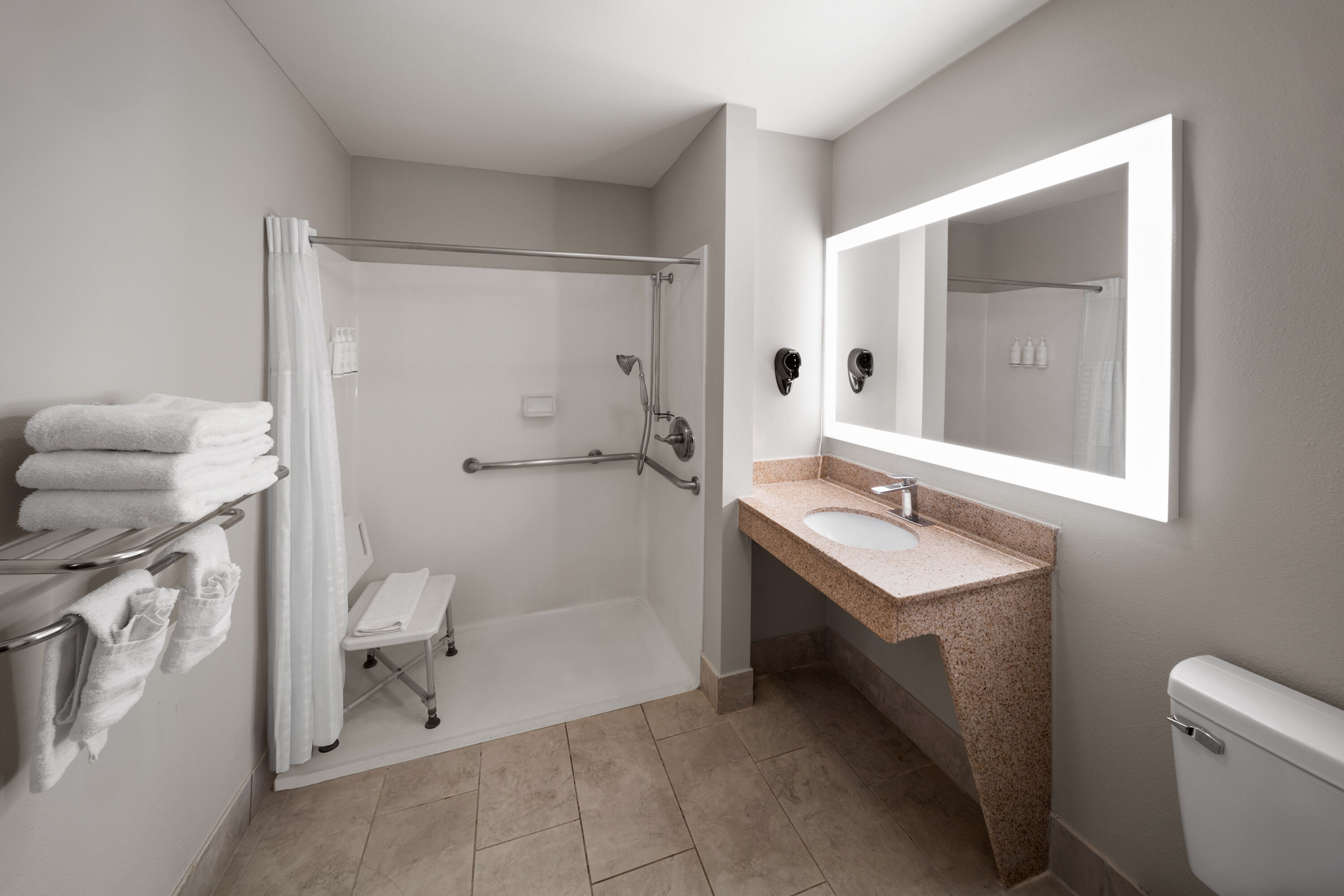 Days Inn by Wyndham Tulsa Central | Tulsa, OK Hotels
