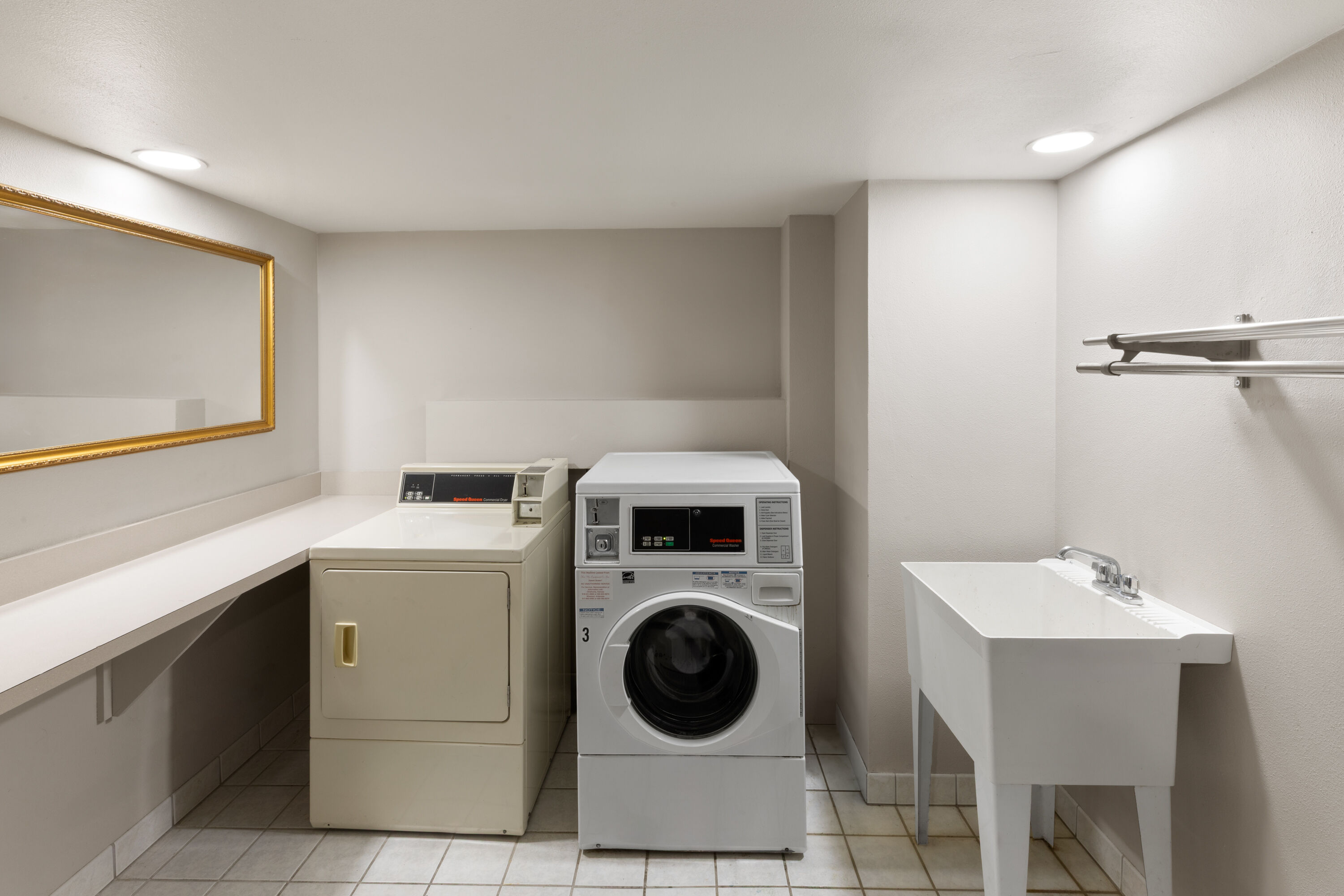 Days Inn by Wyndham Tulsa Central | Tulsa, OK Hotels