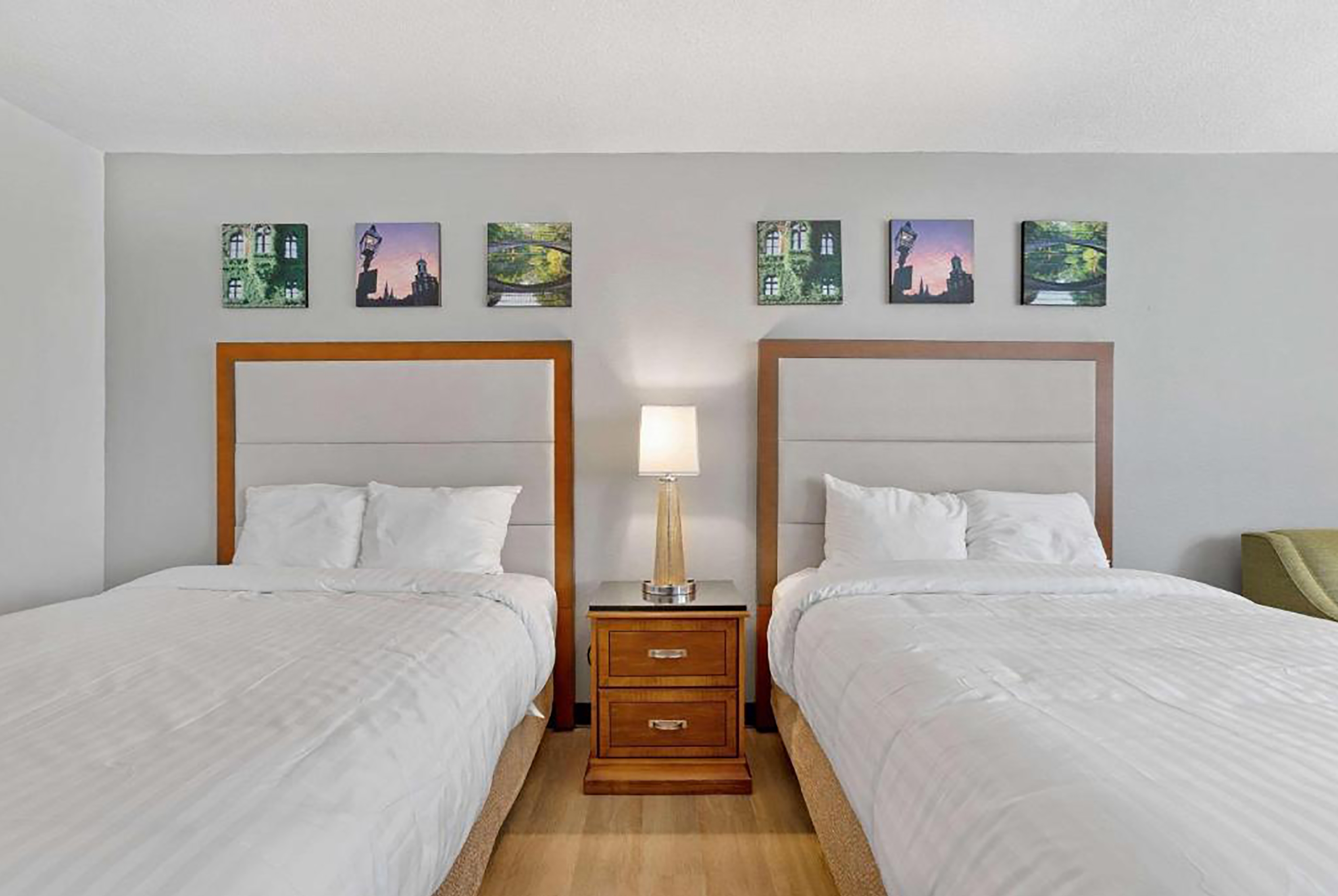 Days Inn by Wyndham Erie | Erie, PA Hotels