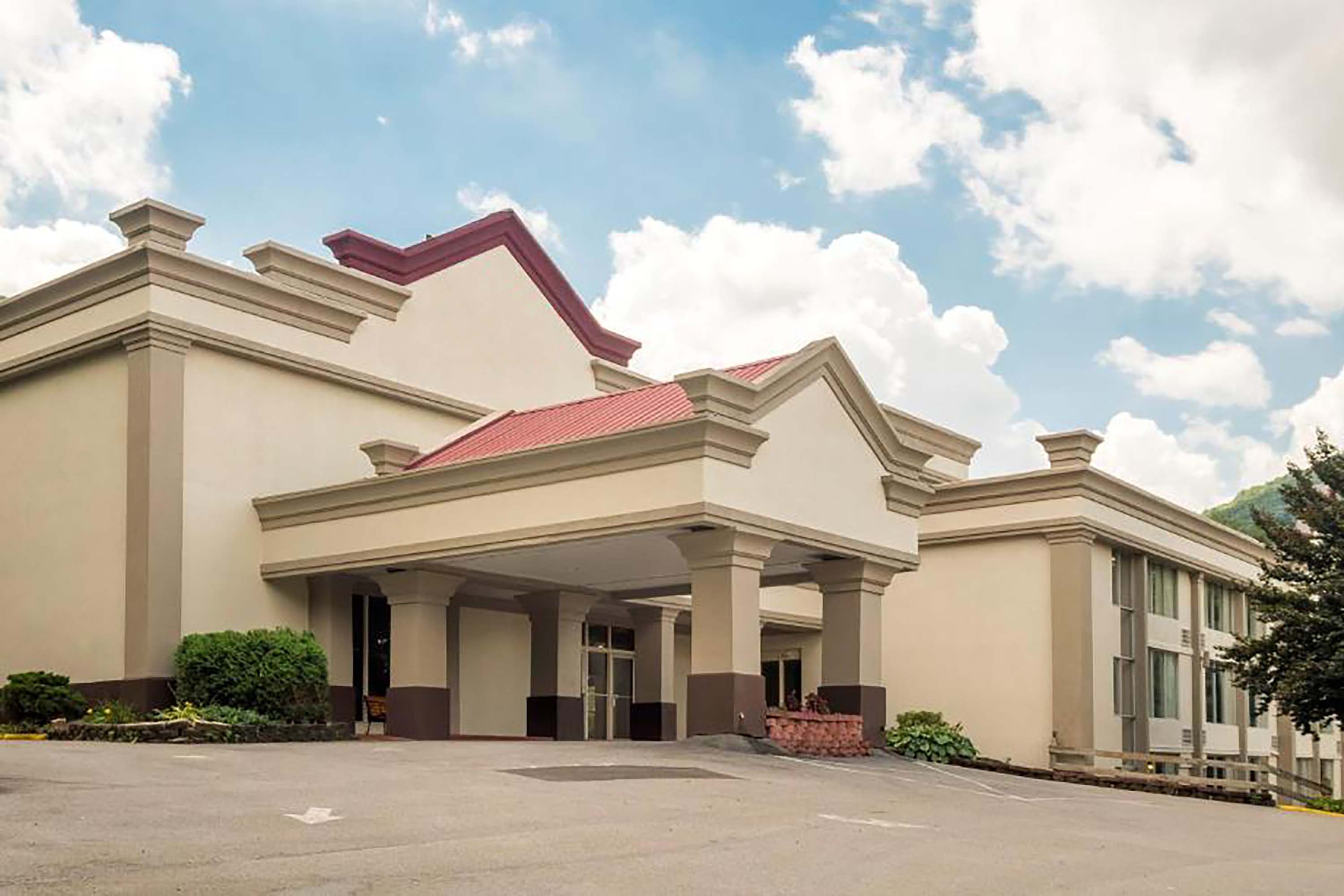 Days Inn by Wyndham Williamsport | Williamsport, PA Hotels