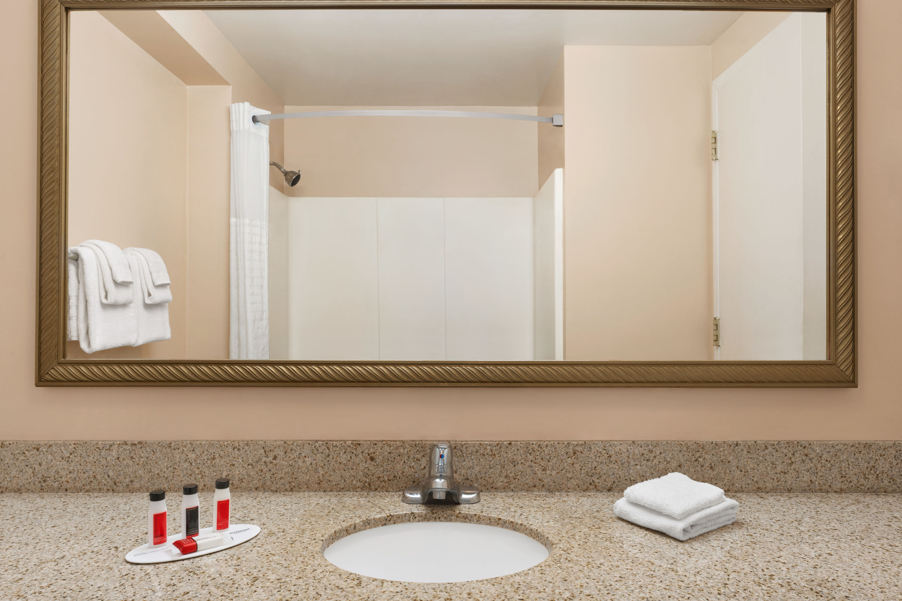 Days Inn by Wyndham Middletown/Newport Area | Middletown, RI Hotels