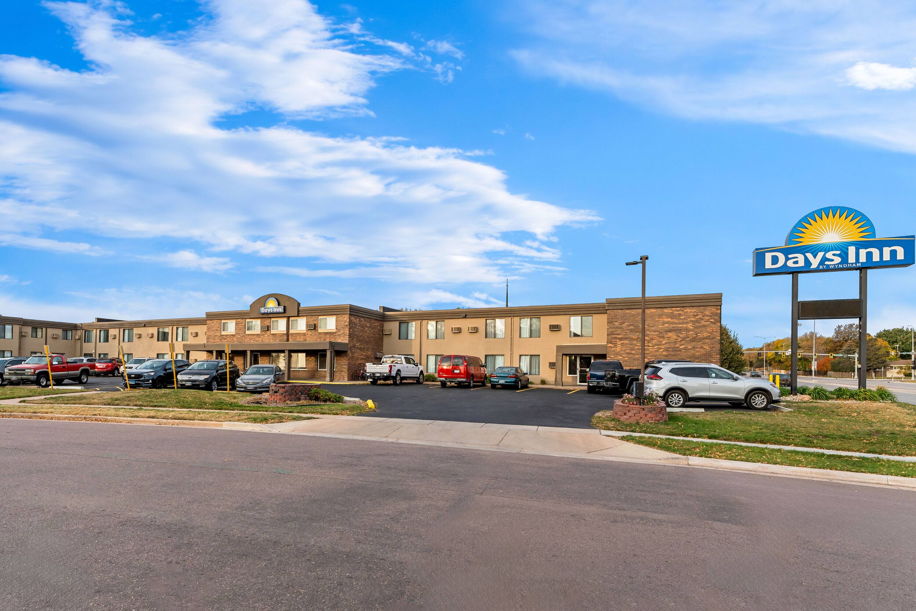 Days Inn by Wyndham Sioux Falls Empire | Sioux Falls, SD Hotels