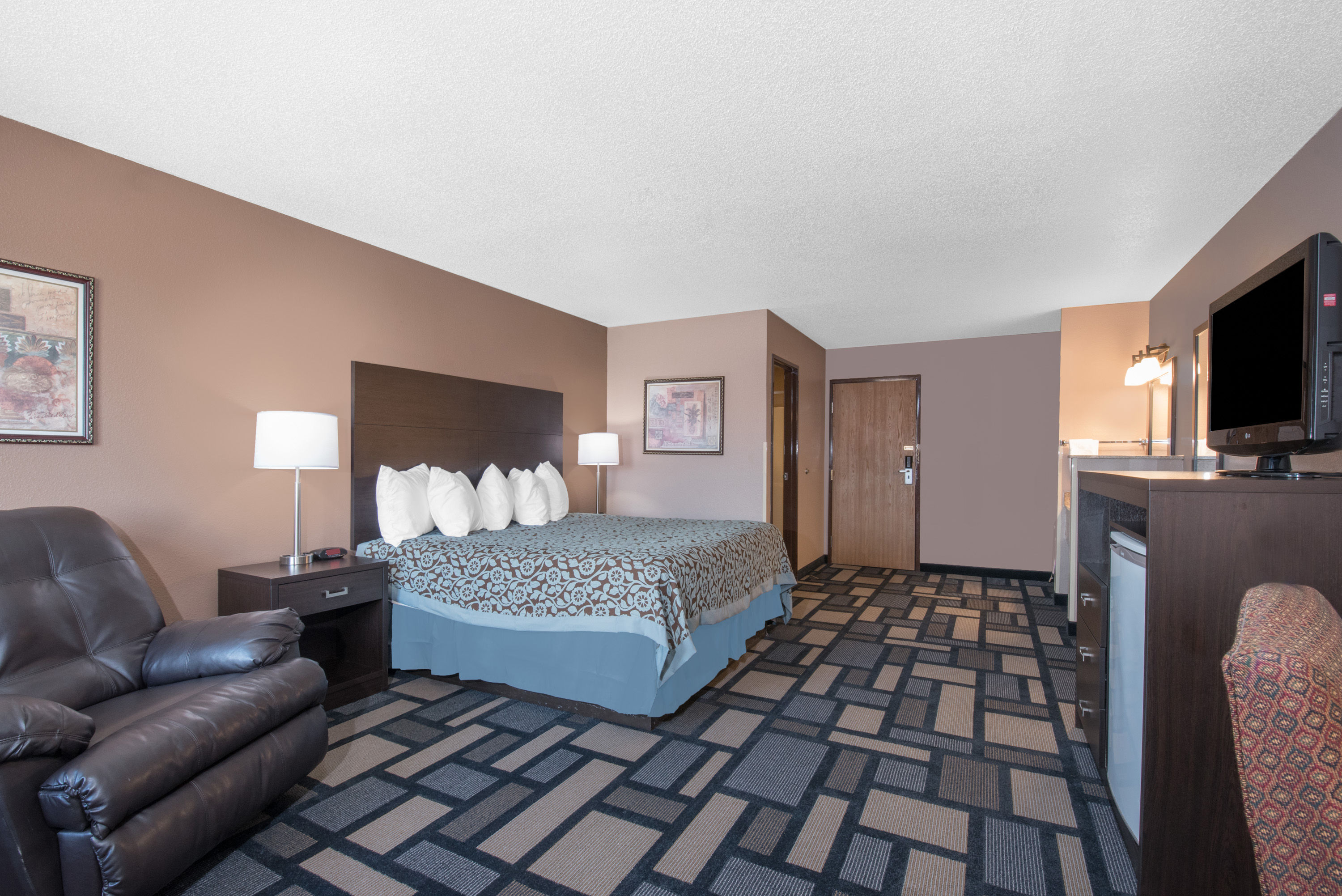 Days Inn by Wyndham Watertown | Watertown, SD Hotels