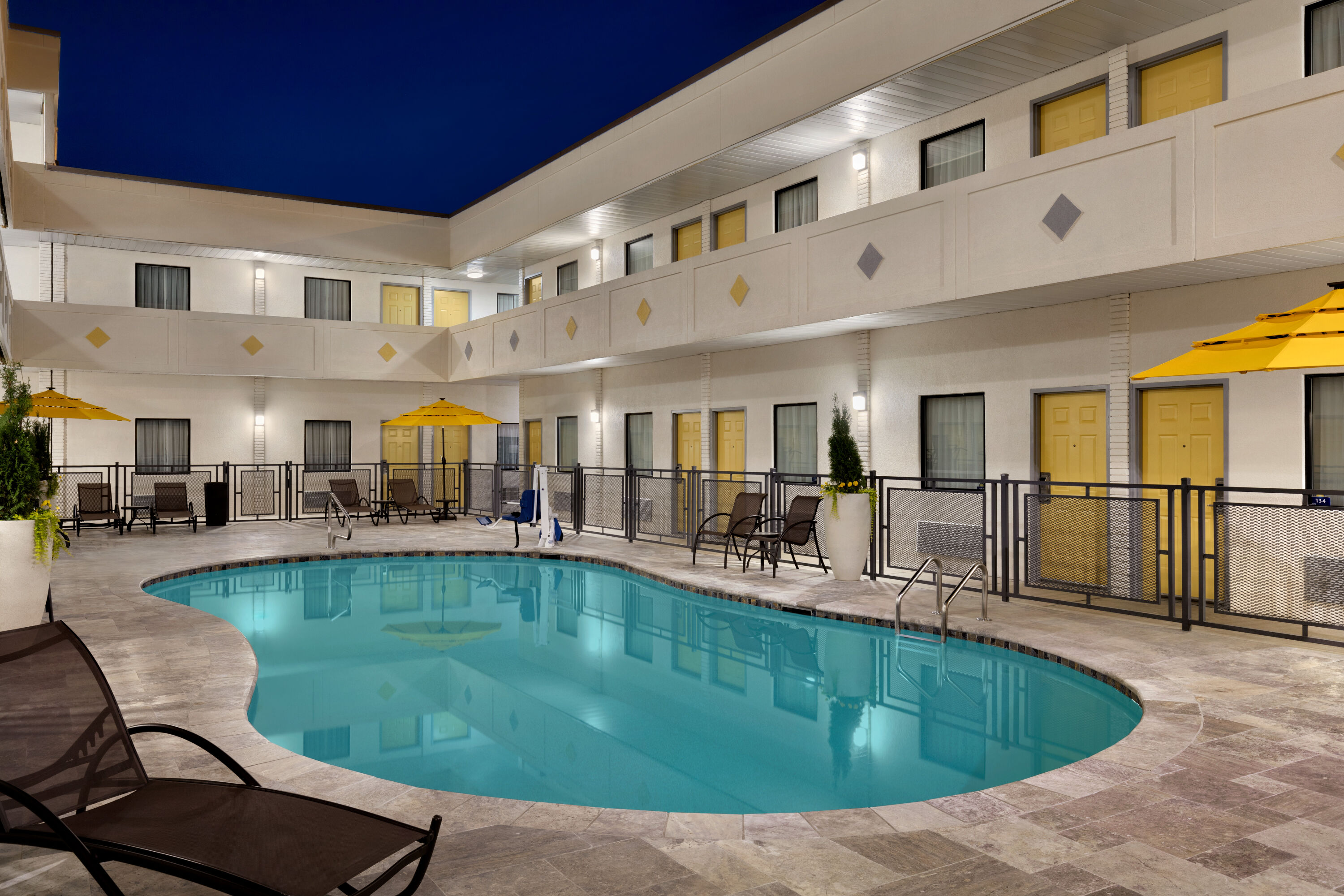 Hotel Bo, a Days Inn by Wyndham Chattanooga Downtown | Chattanooga, TN ...