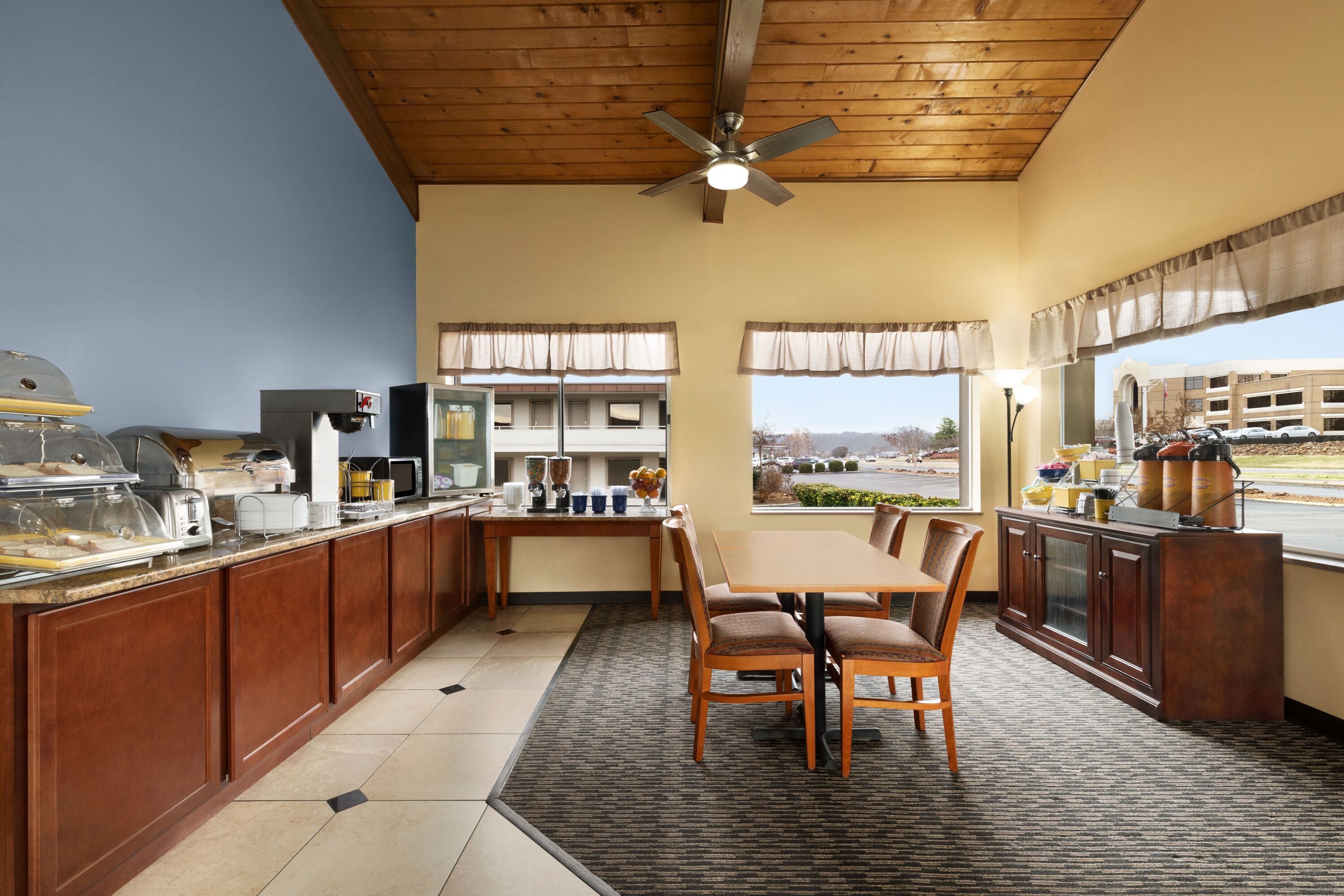 Days Inn by Wyndham Oak Ridge Knoxville | Oak Ridge, TN Hotels