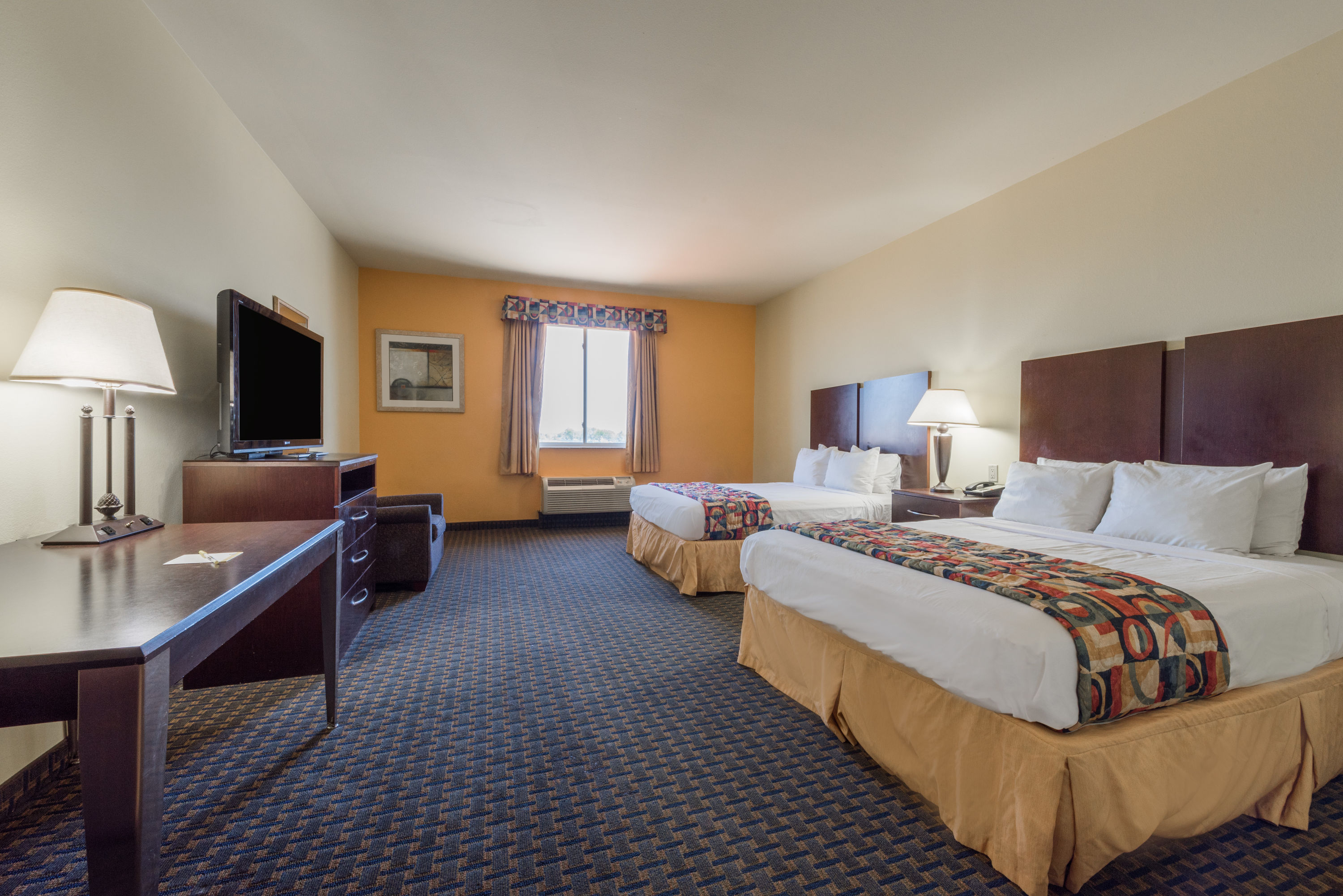 Days Inn & Suites by Wyndham Cleburne TX | Cleburne, TX Hotels