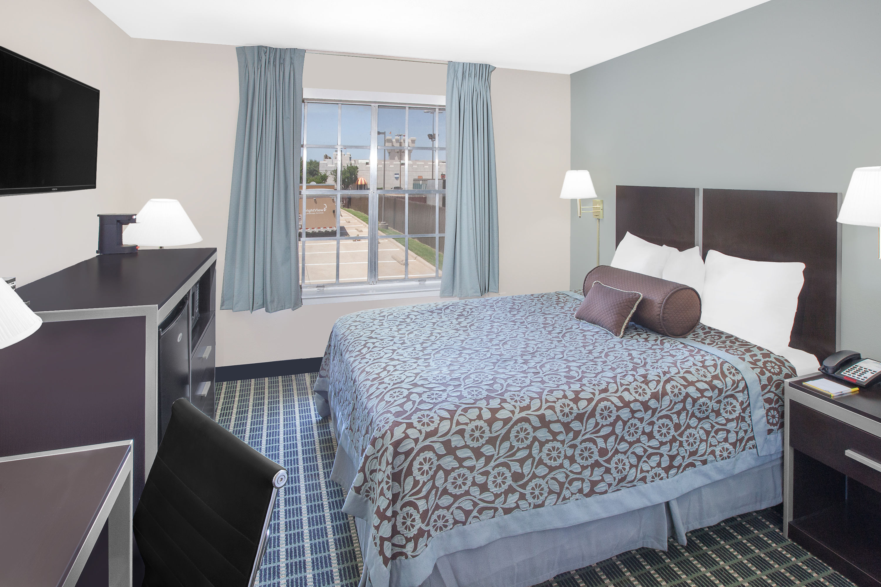 Days Inn by Wyndham Market Center Dallas Love Field | Dallas, TX Hotels