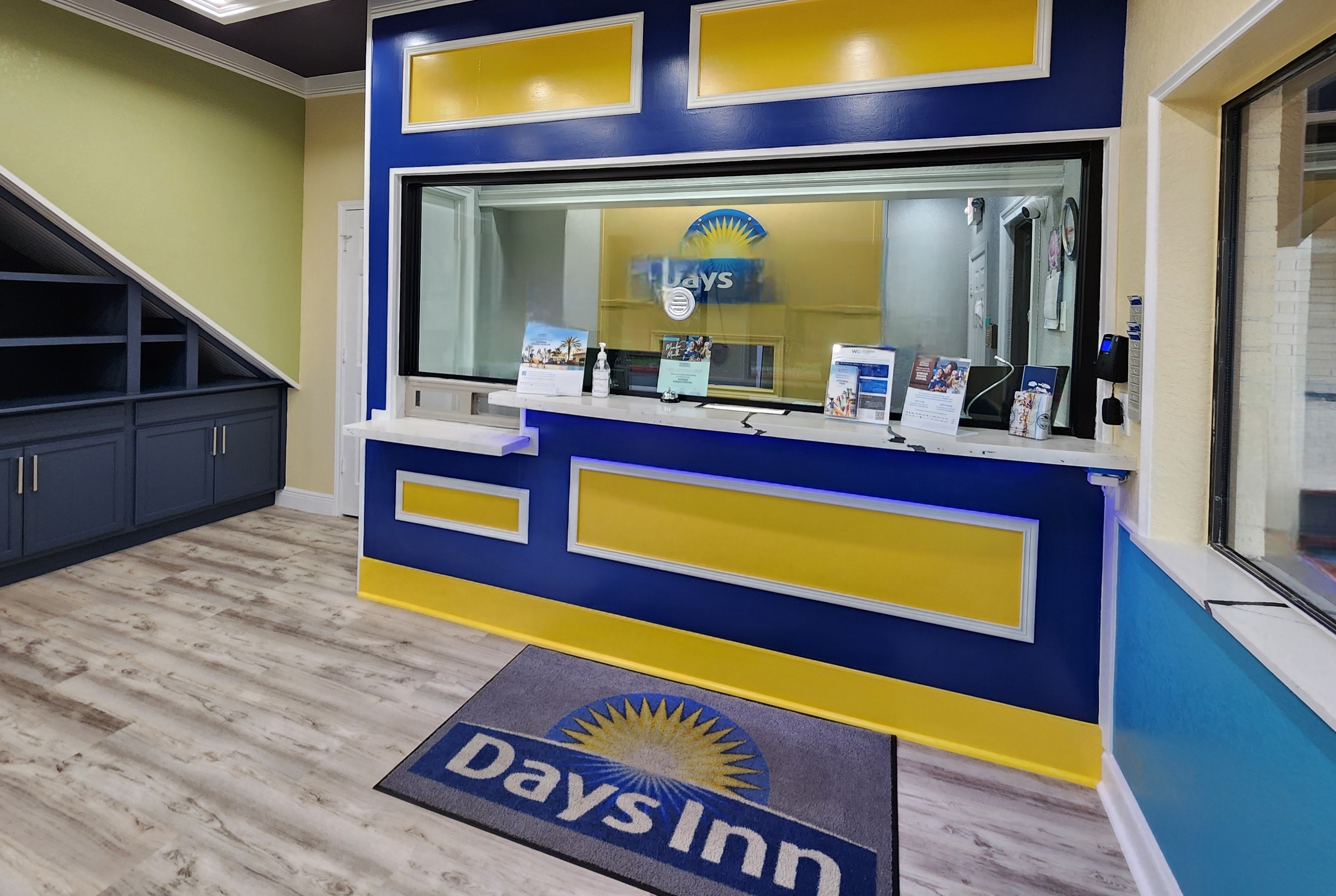 Days Inn by Wyndham Dickinson TX | Dickinson, TX Hotels