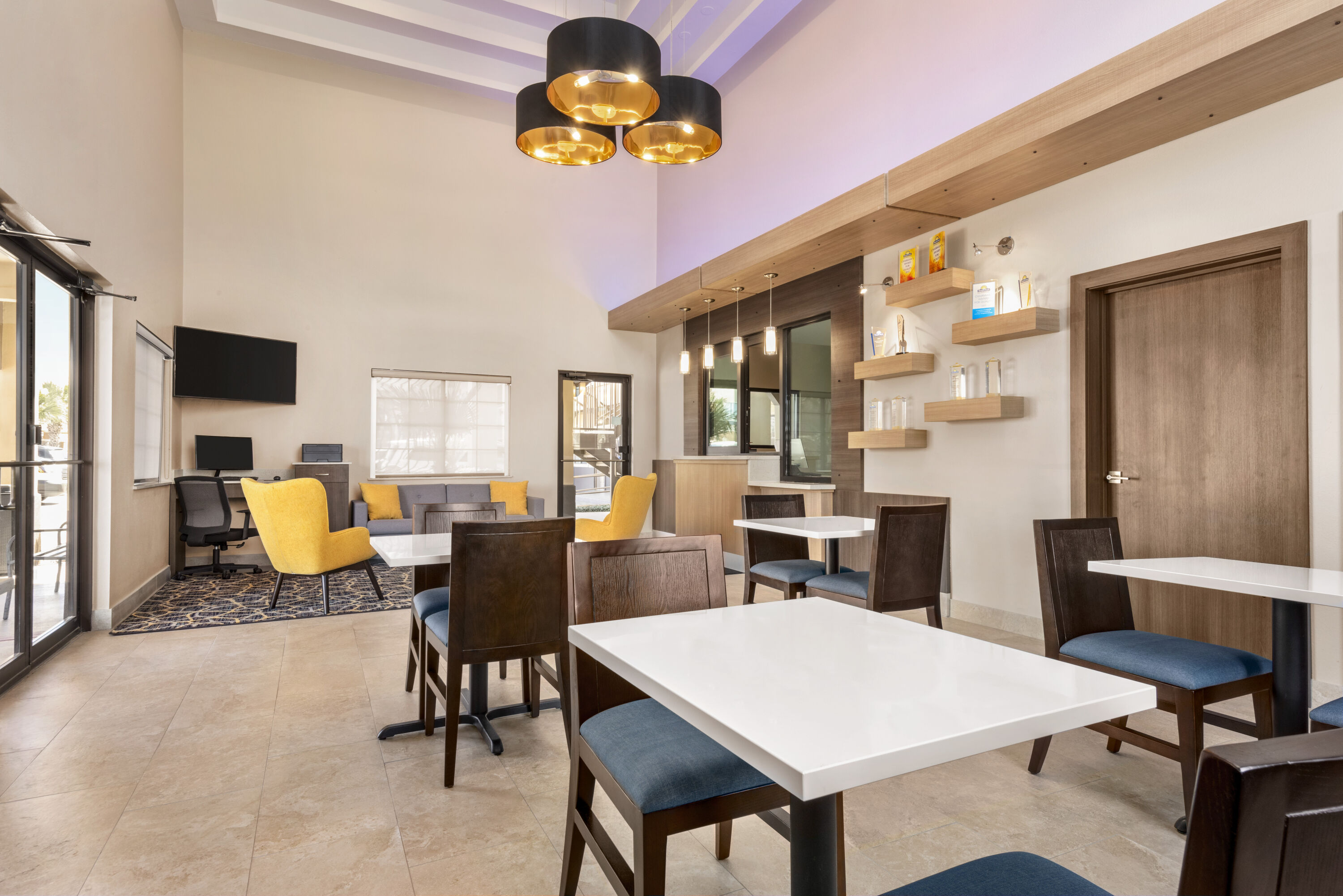 Days Inn & Suites by Wyndham Houston Hobby Airport | Houston, TX Hotels