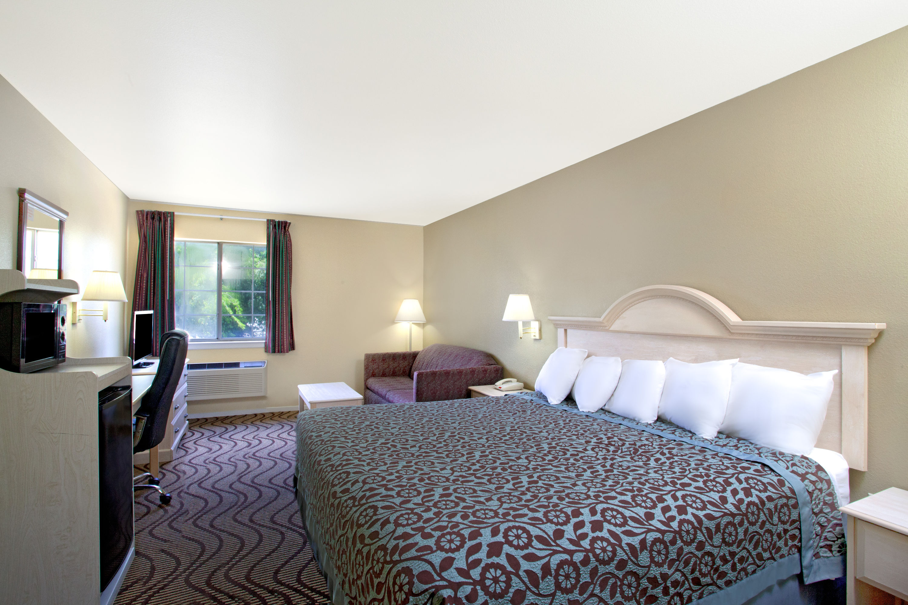 Days Inn by Wyndham Kerrville | Kerrville, TX Hotels