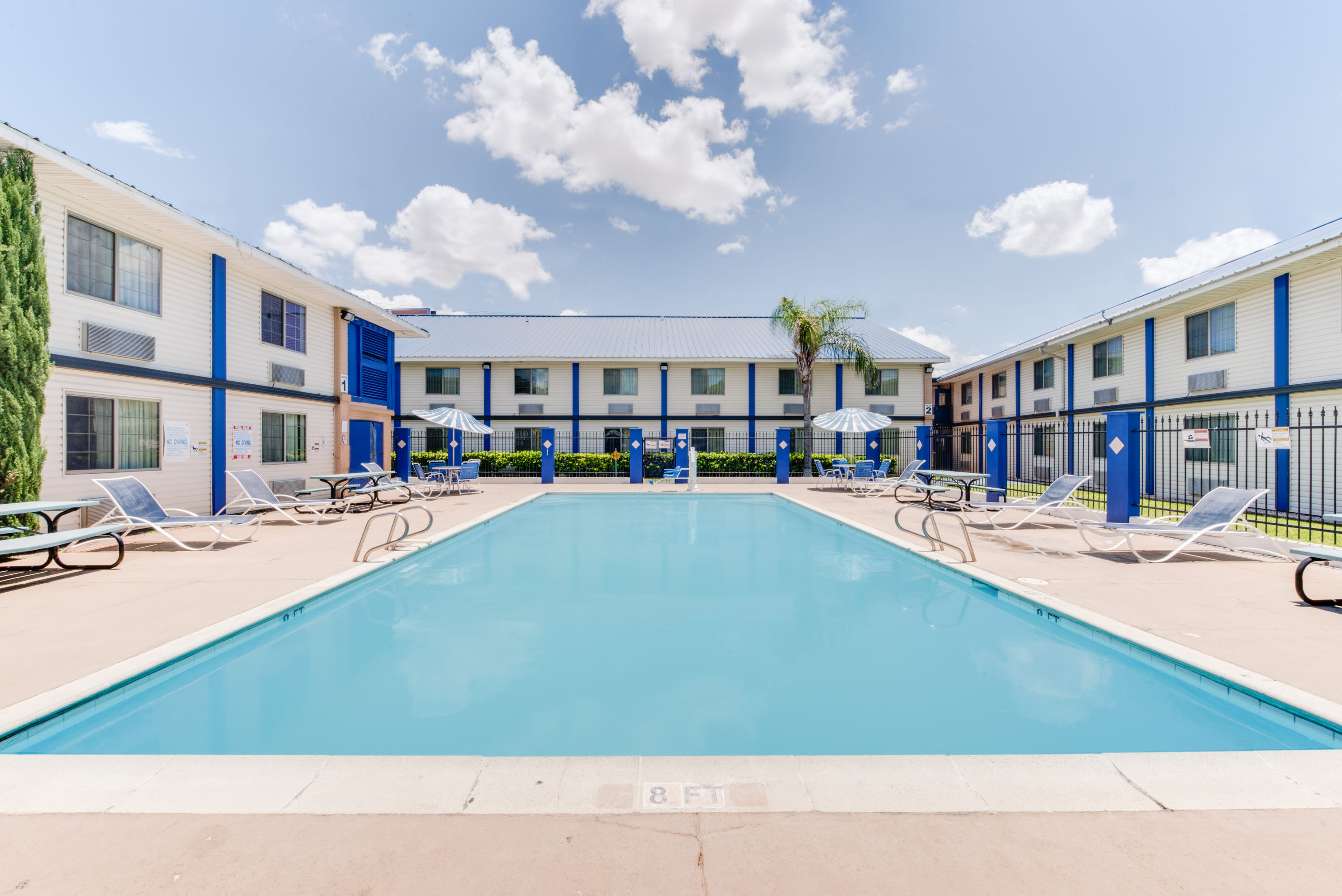 Days Inn & Suites by Wyndham Laredo | Laredo, TX Hoteles