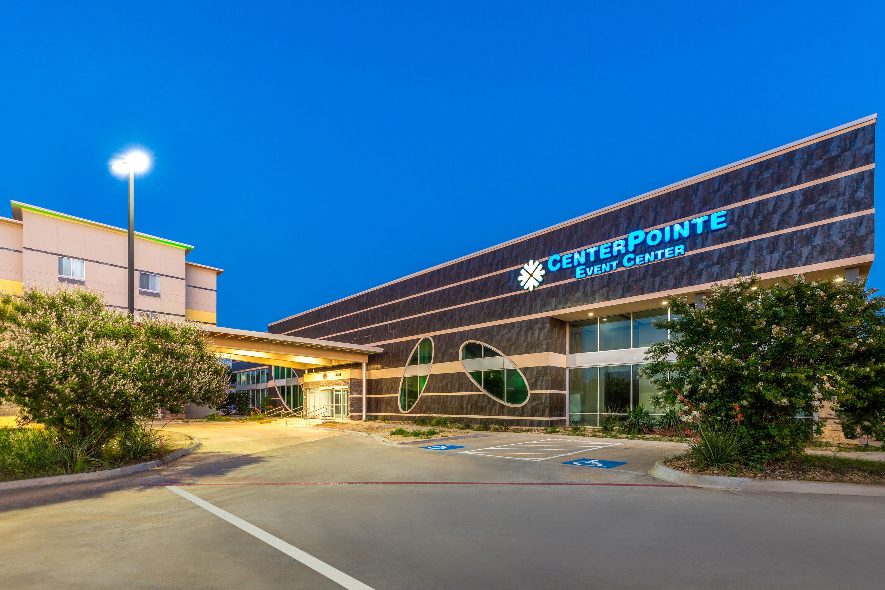 Days Inn & Suites by Wyndham Lubbock Medical Center | Lubbock, TX Hotels