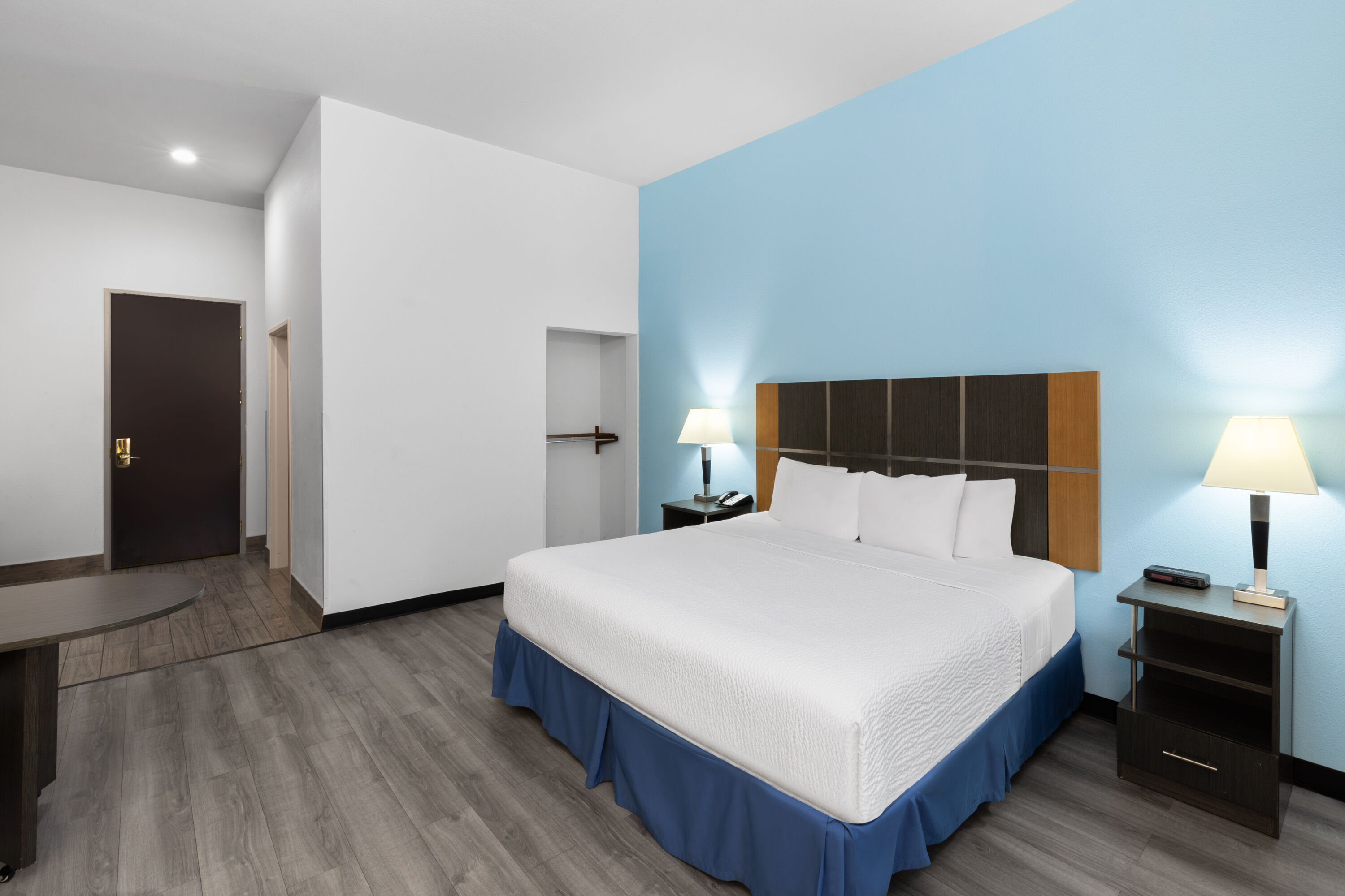 Days Inn & Suites by Wyndham Lubbock Medical Center | Lubbock, TX Hotels