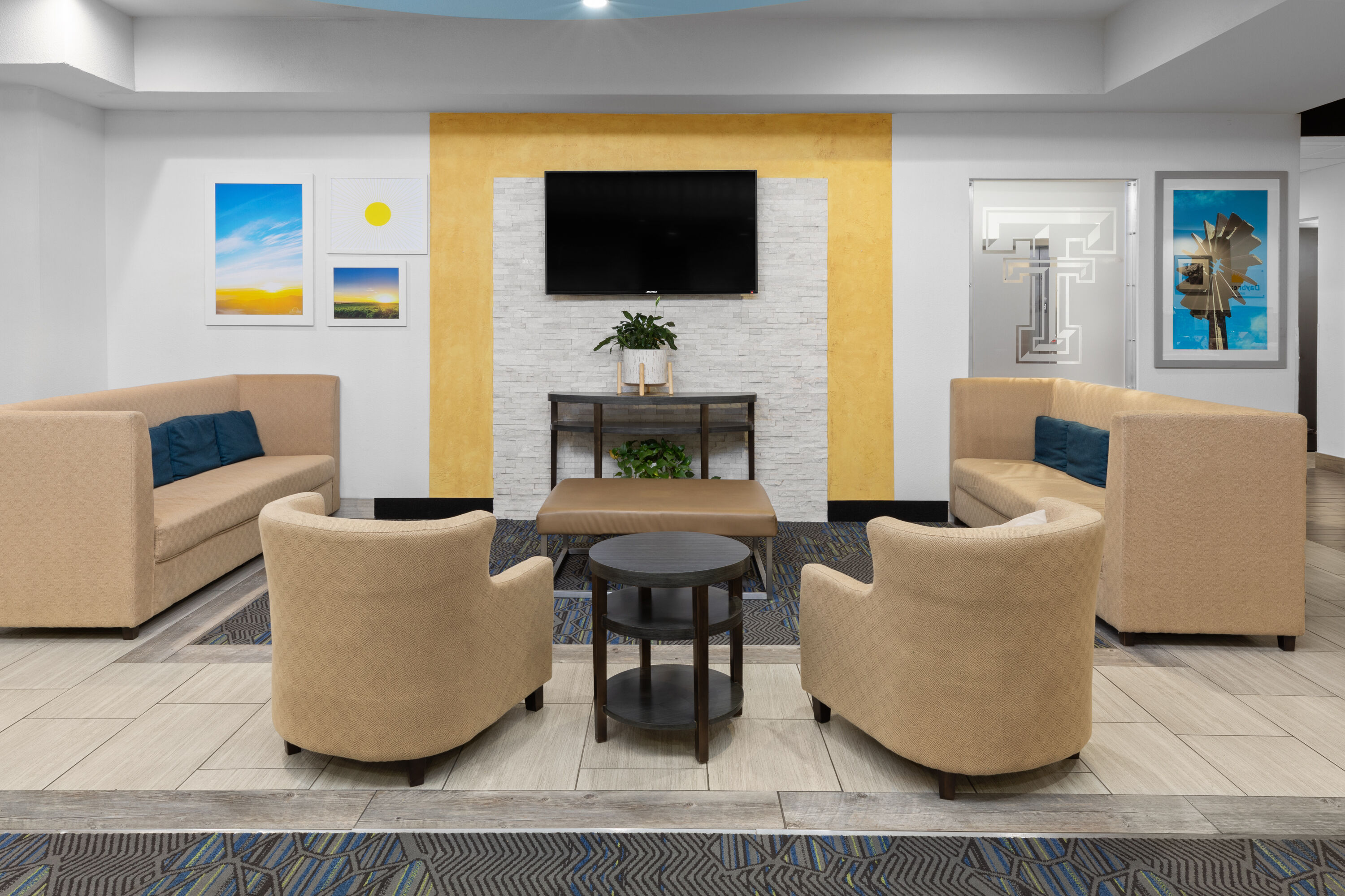 Days Inn & Suites by Wyndham Lubbock Medical Center | Lubbock, TX Hotels