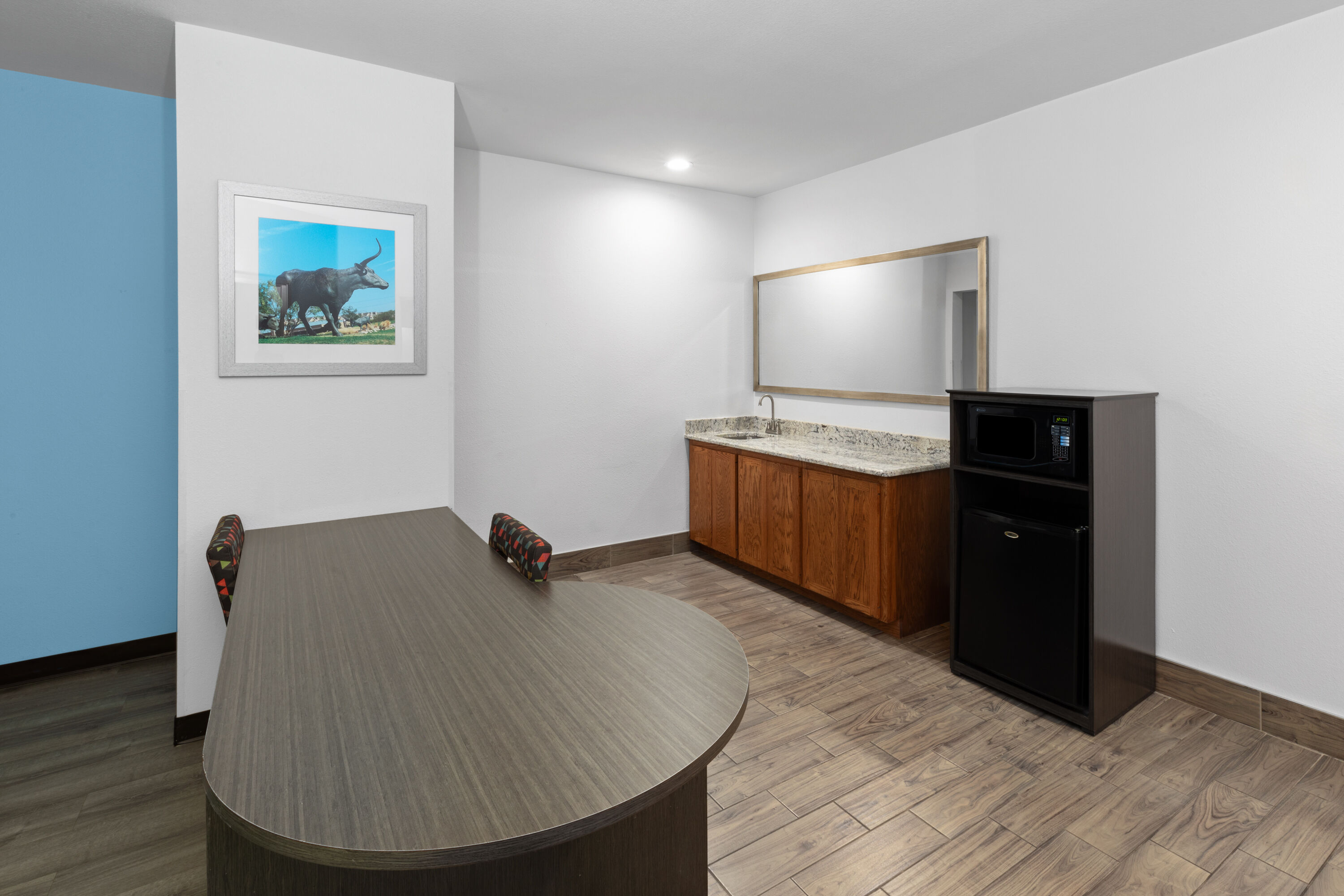 Days Inn & Suites by Wyndham Lubbock Medical Center | Lubbock, TX Hotels