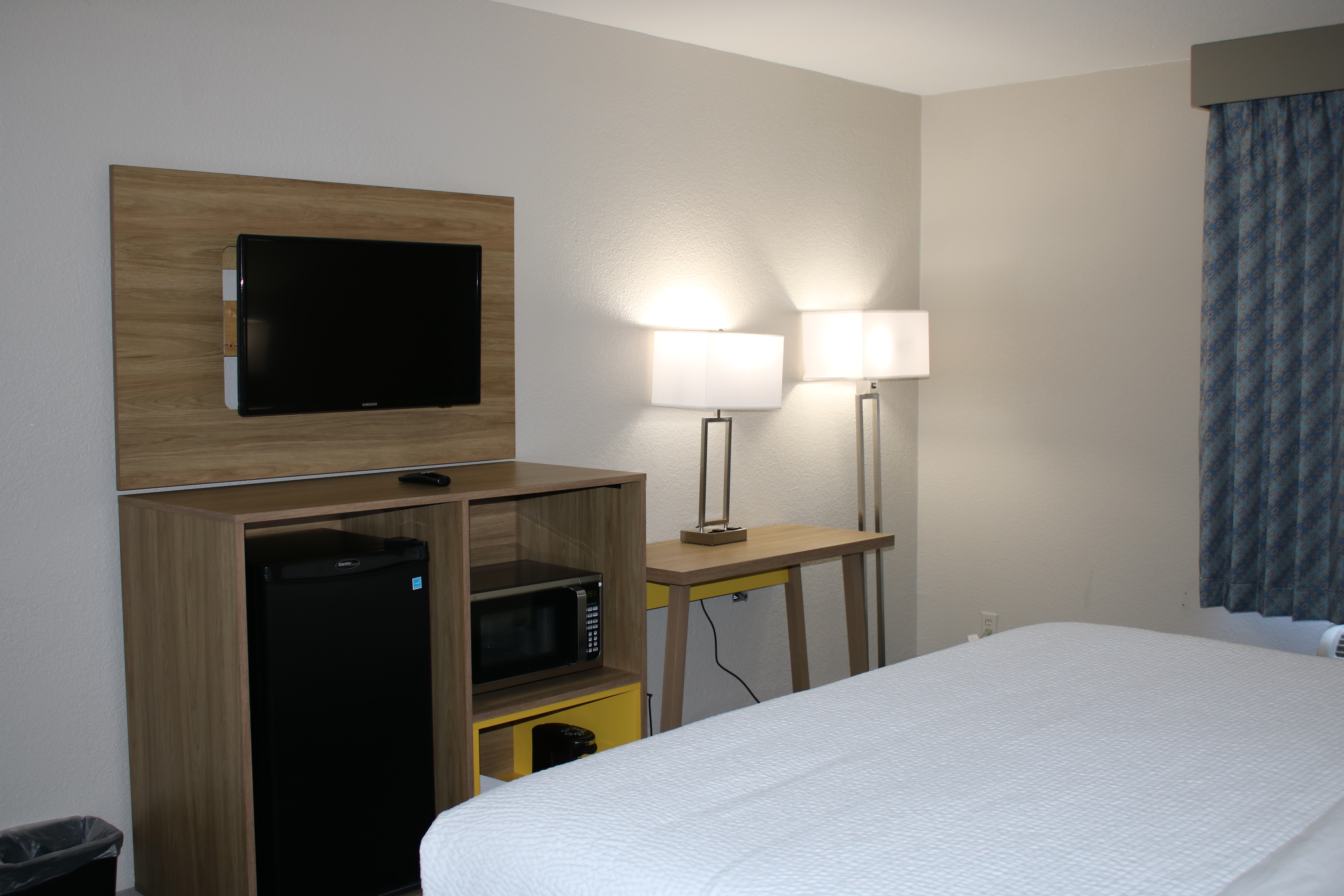 Days Inn by Wyndham Waco University Area | Waco, TX Hotels