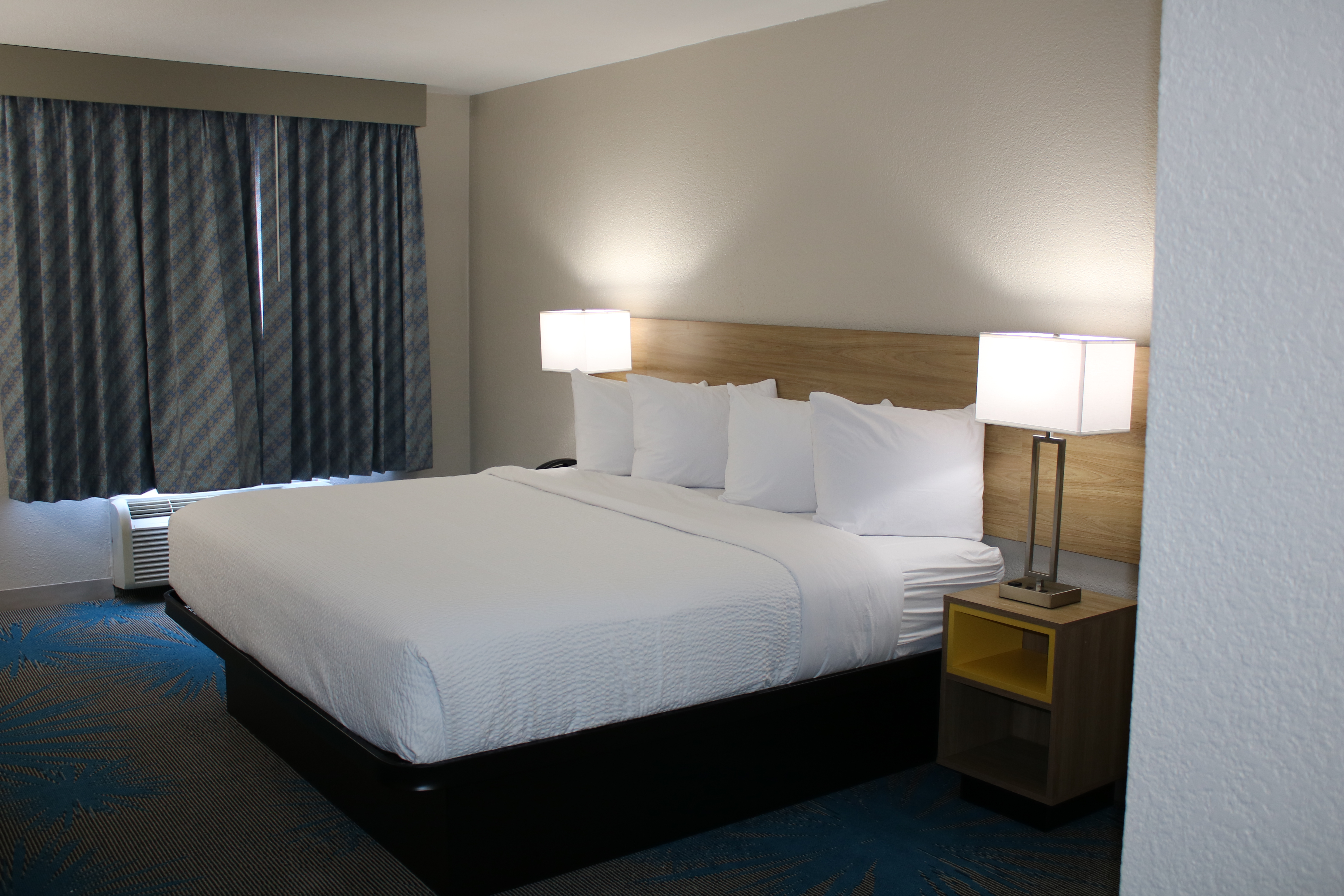 Days Inn by Wyndham Waco University Area | Waco, TX Hotels