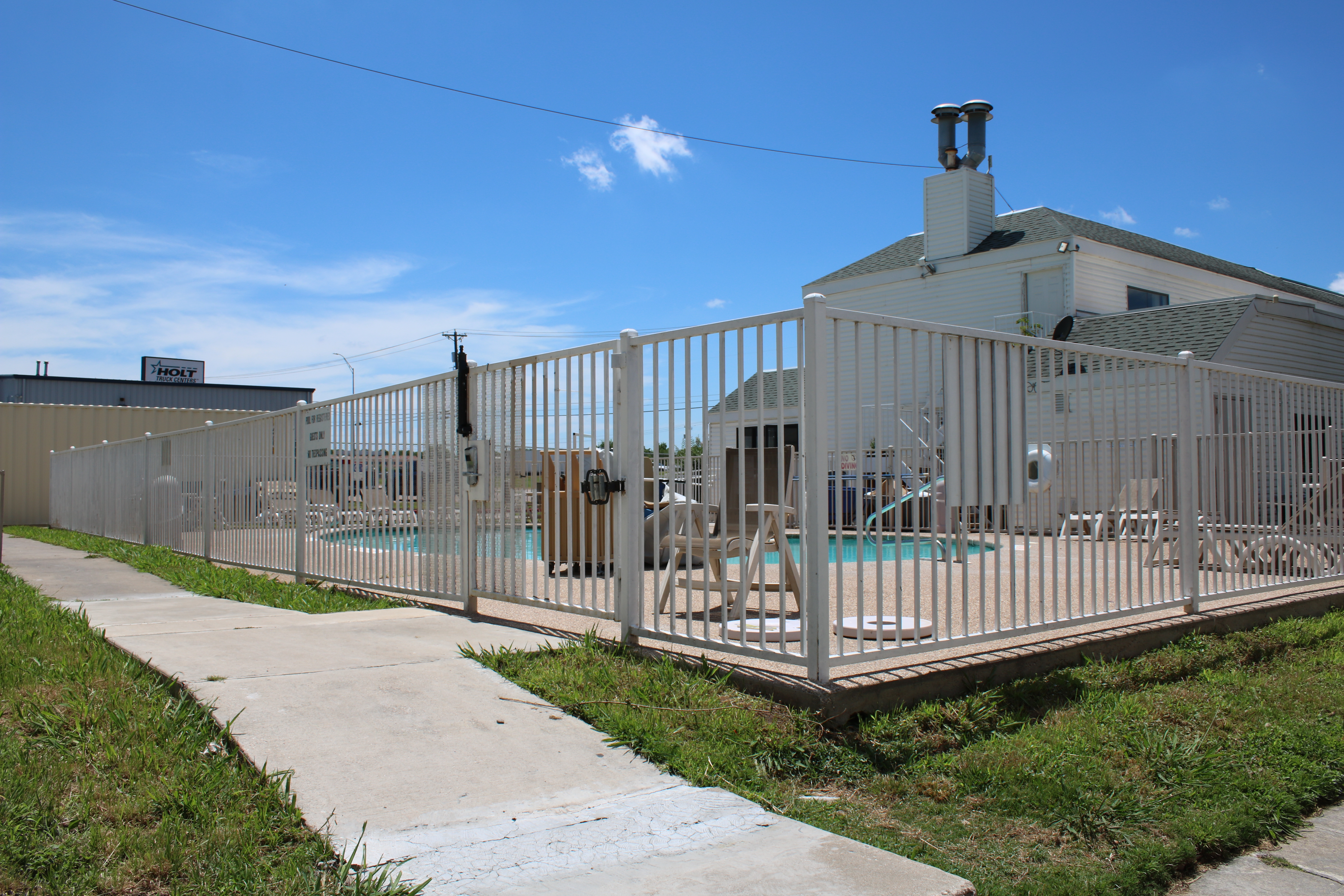 Days Inn by Wyndham Waco University Area | Waco, TX Hotels