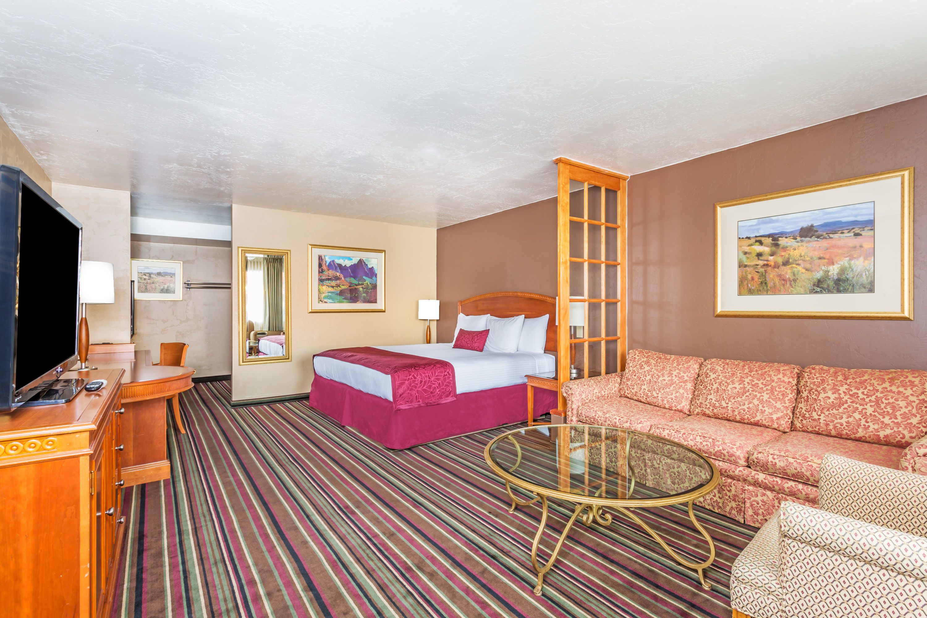 Days Inn & Suites by Wyndham Logan | Logan, UT Hotels