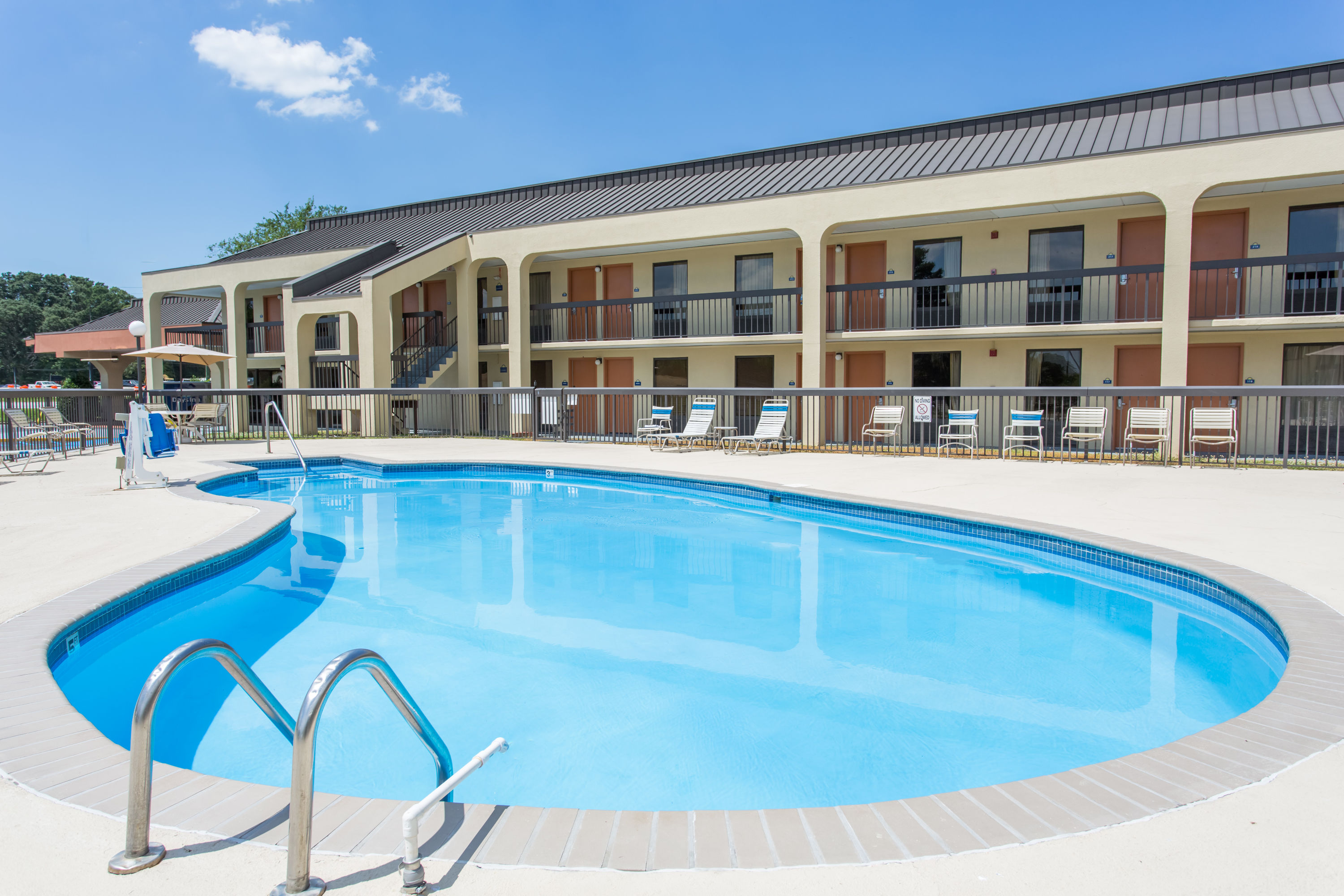 Days Inn by Wyndham Norfolk Airport | Norfolk, VA Hotels