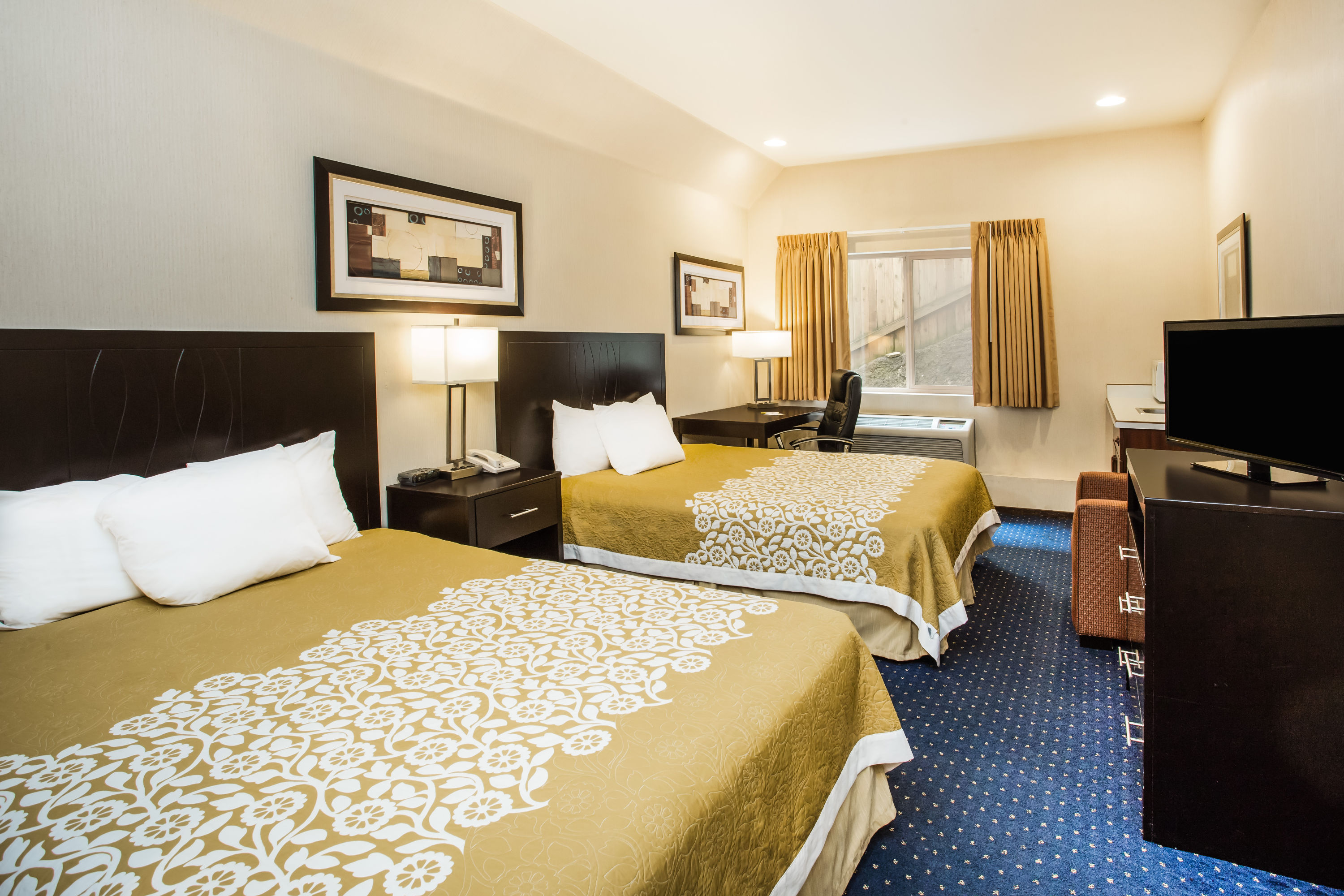 Days Inn by Wyndham Seattle Aurora | Seattle, WA Hotels