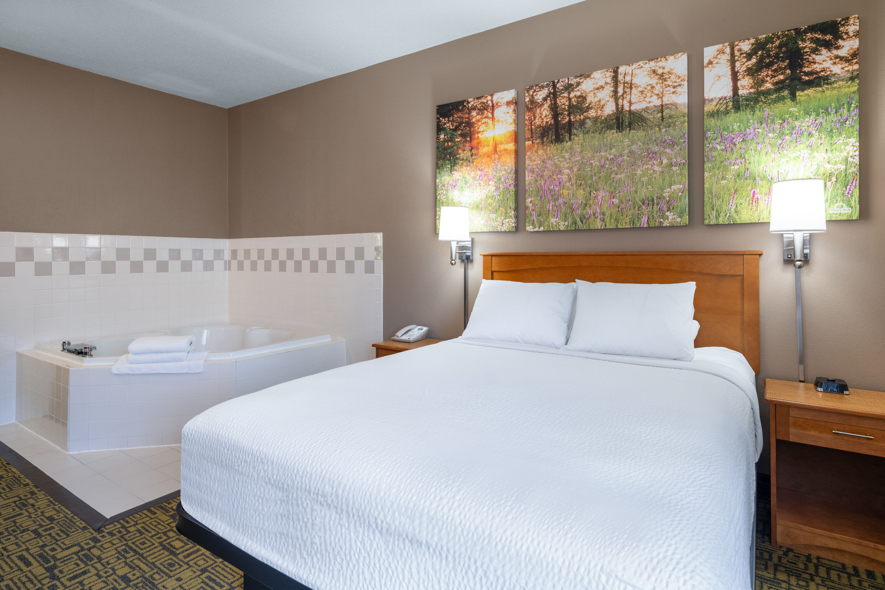 Days Inn & Suites by Wyndham Madison | Madison, WI Hotels