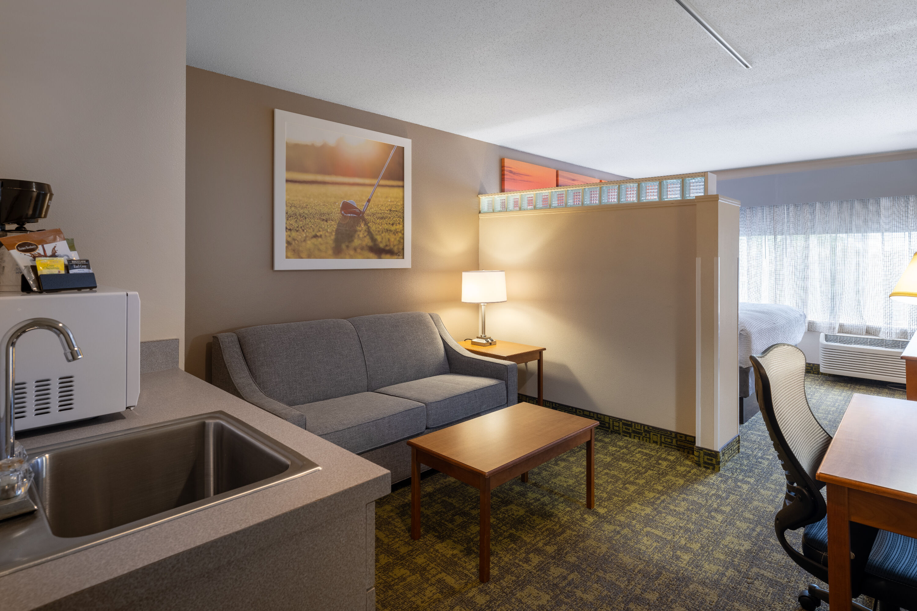 Days Inn & Suites by Wyndham Madison | Madison, WI Hotels