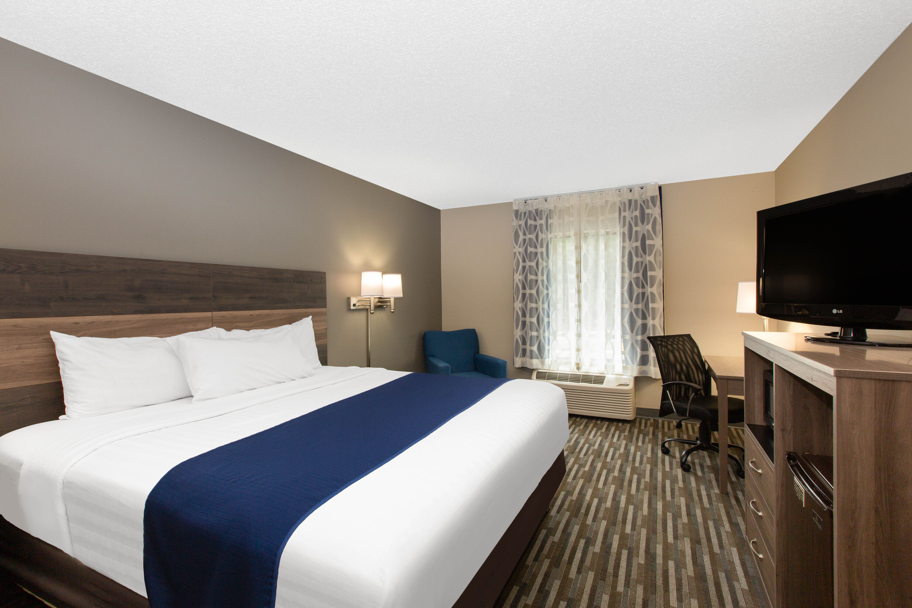 Days Inn & Suites by Wyndham Wisconsin Dells | Wisconsin Dells, WI Hotels