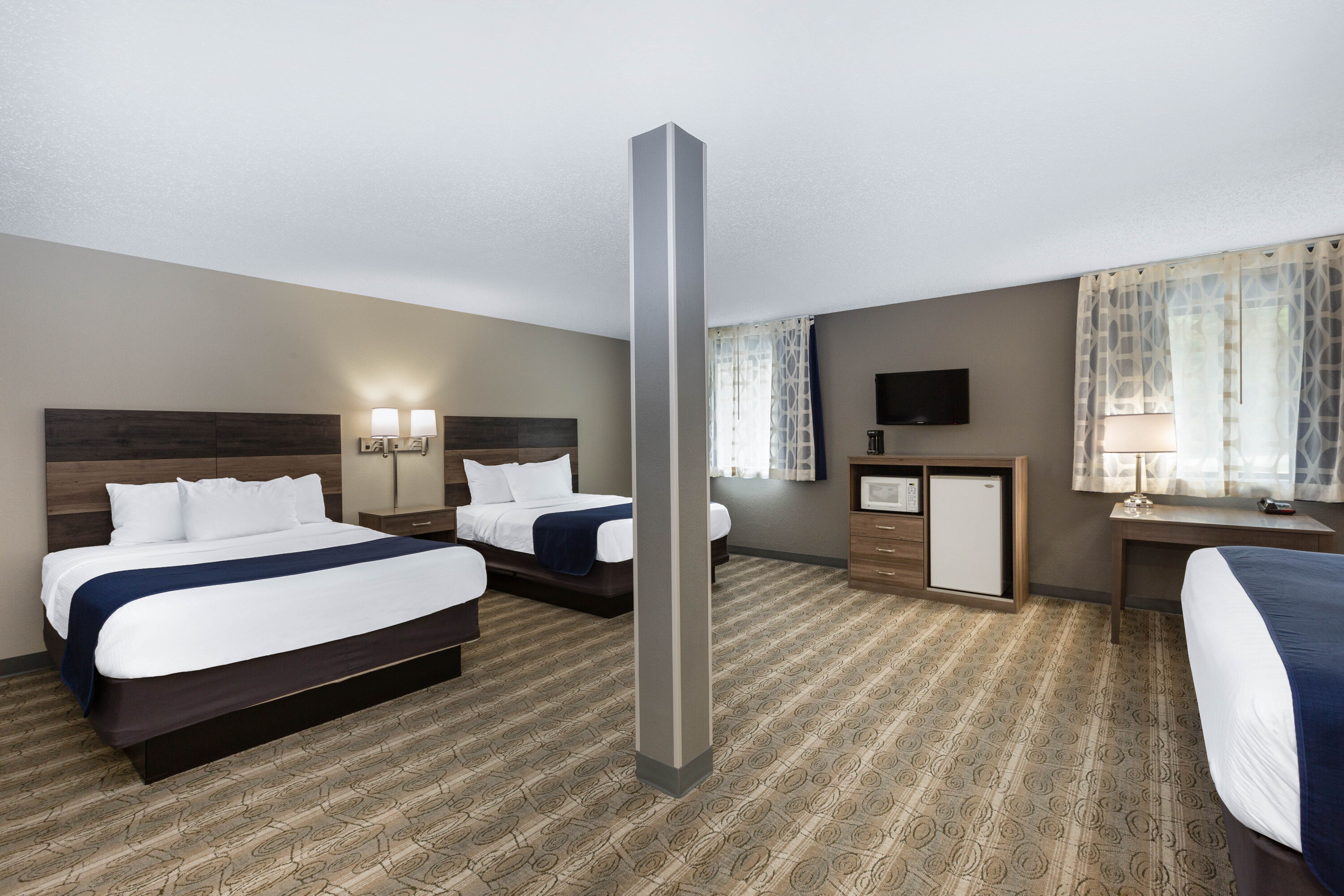 Days Inn & Suites by Wyndham Wisconsin Dells | Wisconsin Dells, WI Hotels