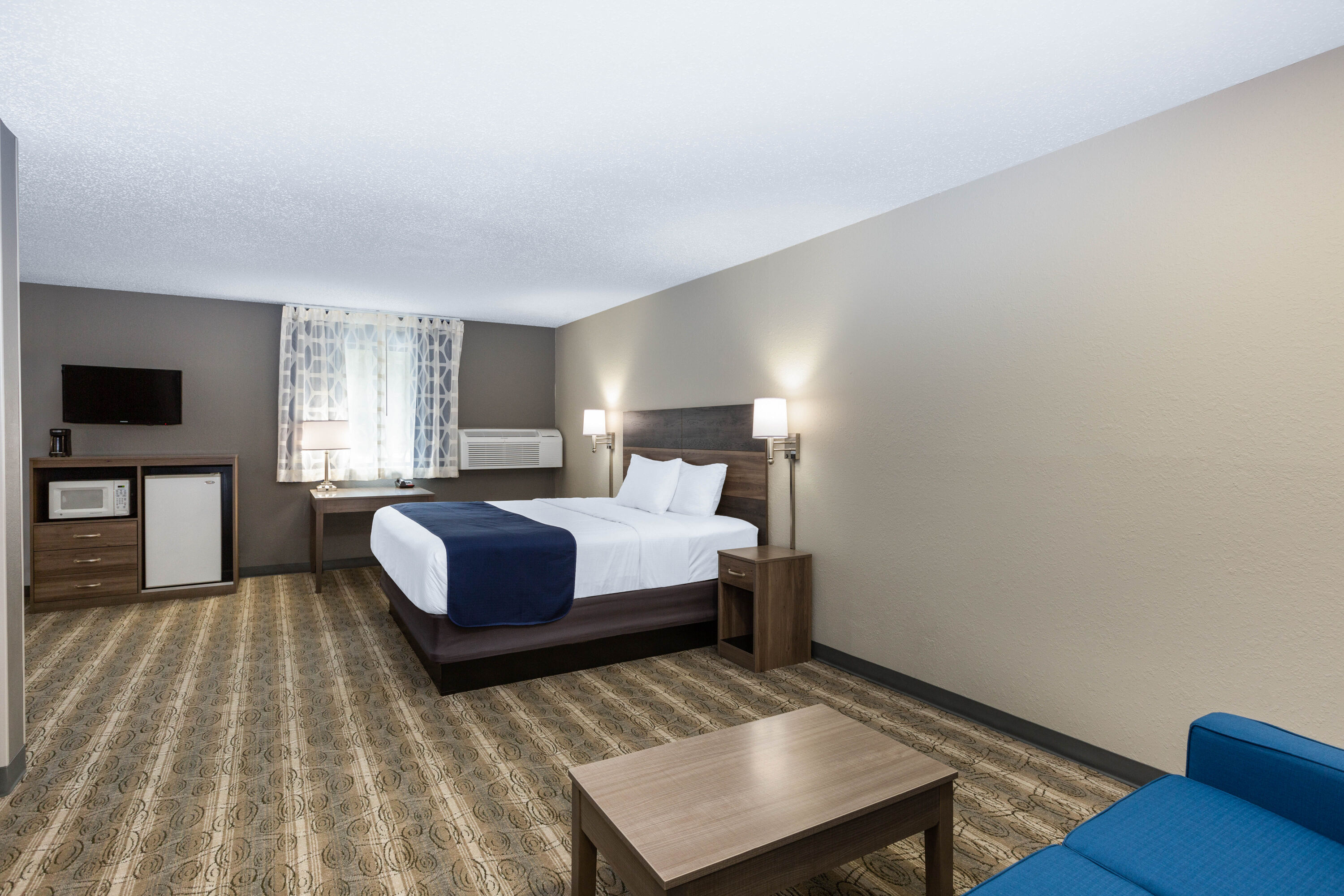 Days Inn & Suites by Wyndham Wisconsin Dells | Wisconsin Dells, WI Hotels