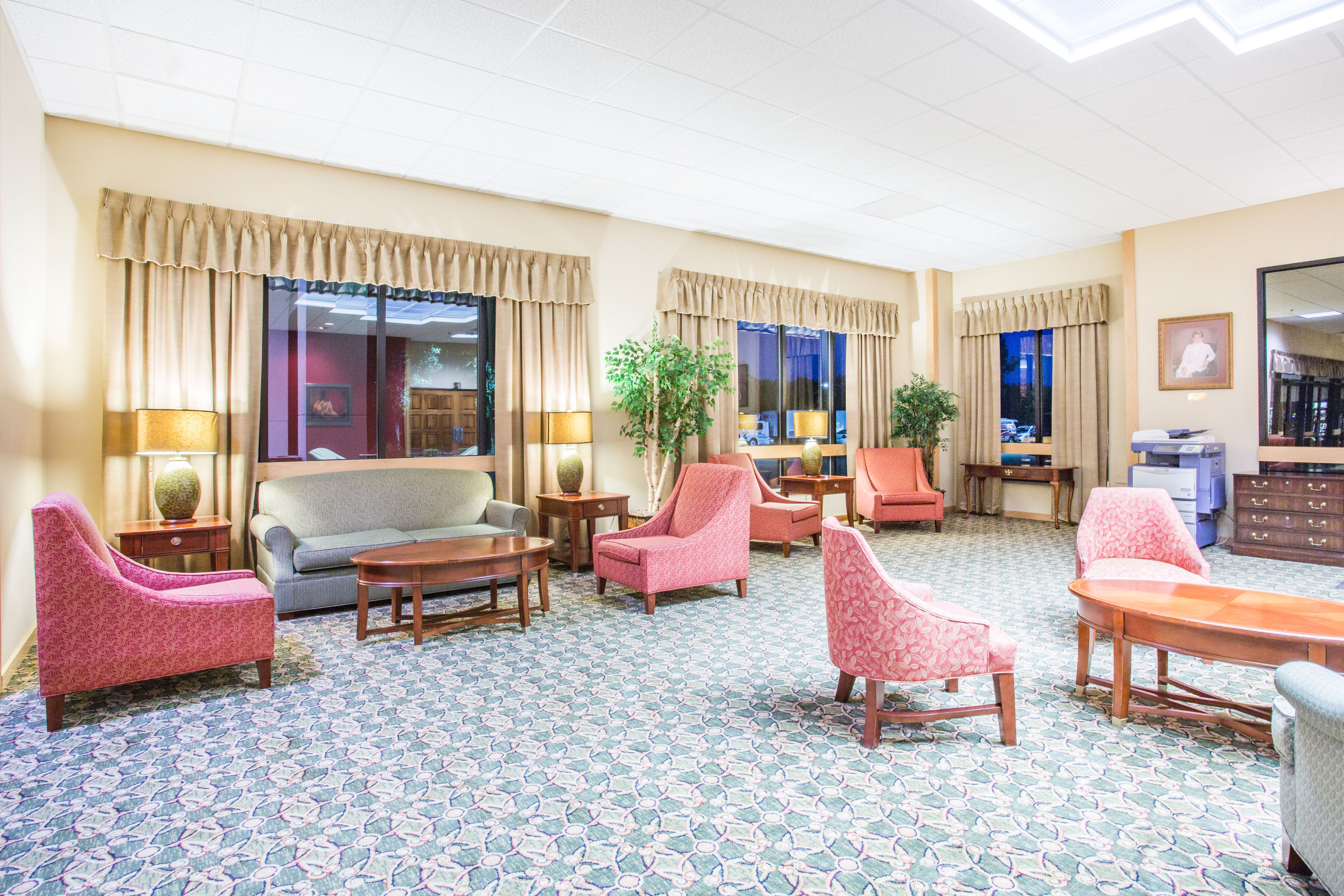 Days Inn & Suites by Wyndham Sutton Flatwoods | Sutton, WV Hotels