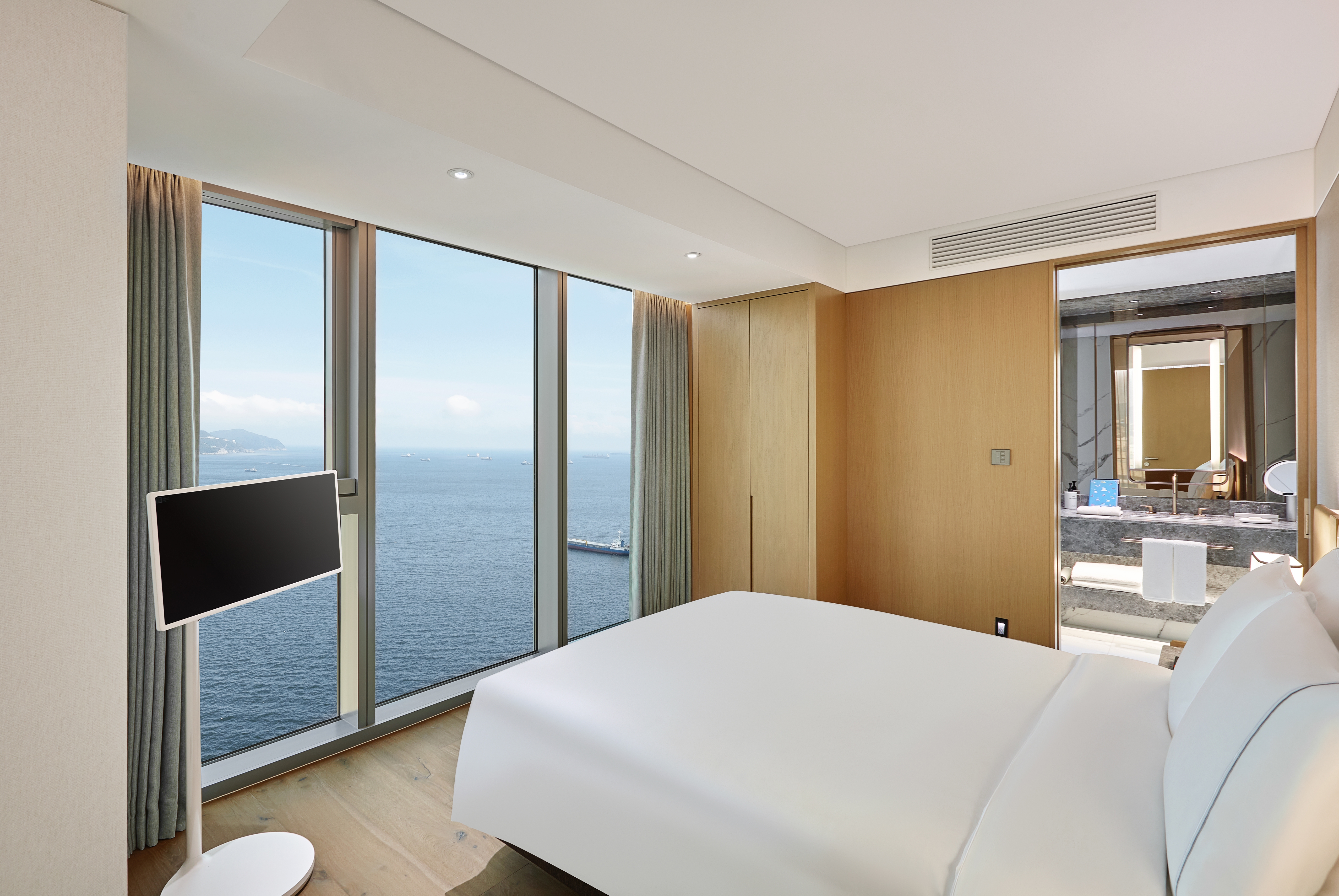 Wyndham Grand Busan Ijin | Busan, KR Hotels