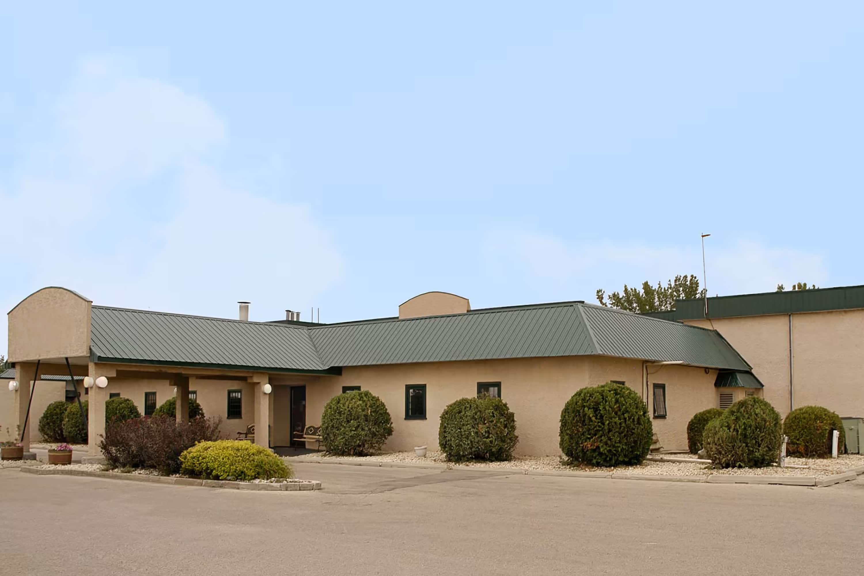 Howard Johnson by Wyndham Portage La Prairie | Portage La Prairie, MB ...